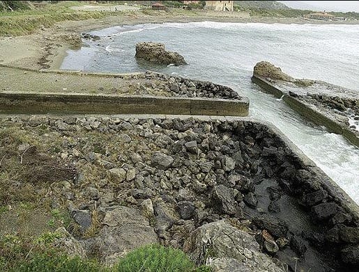The mystery of how Roman concrete has withstood the sea for millennia ...