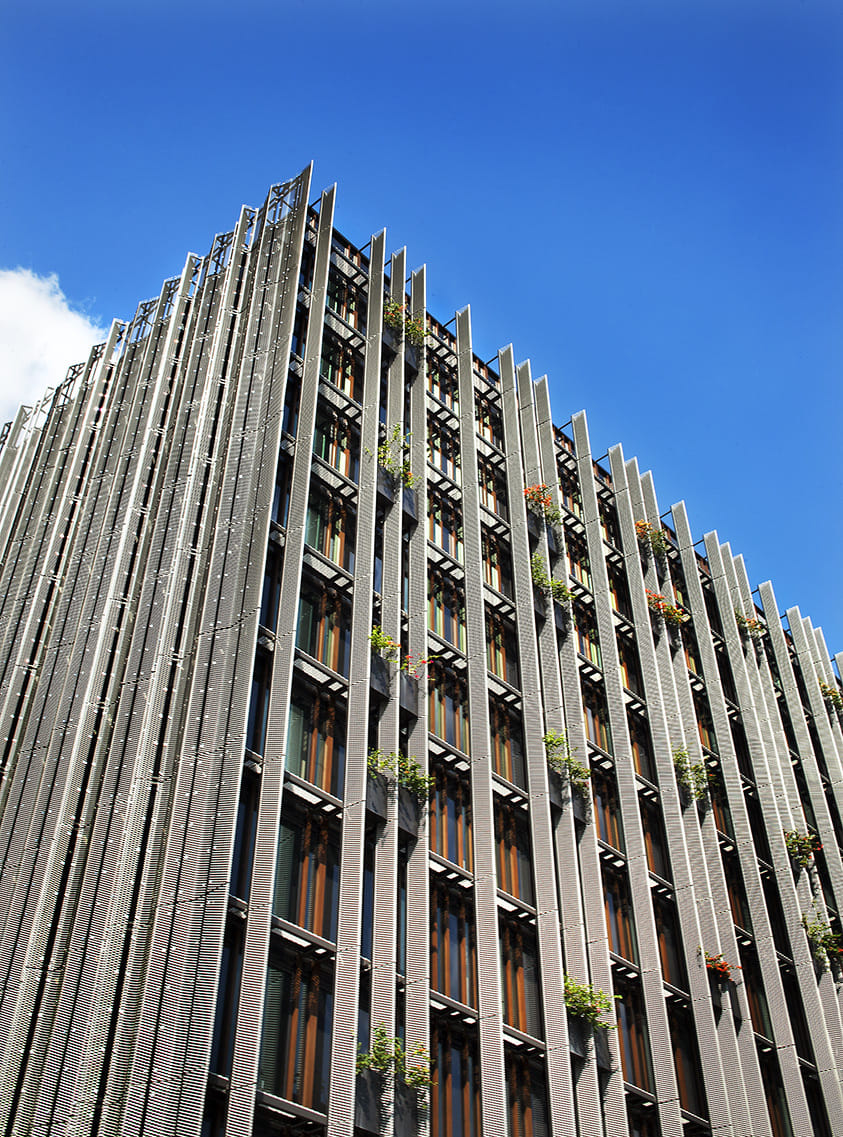 WOHA builds Crowne Plaza Changi Airport hotel extension in just 26 days ...