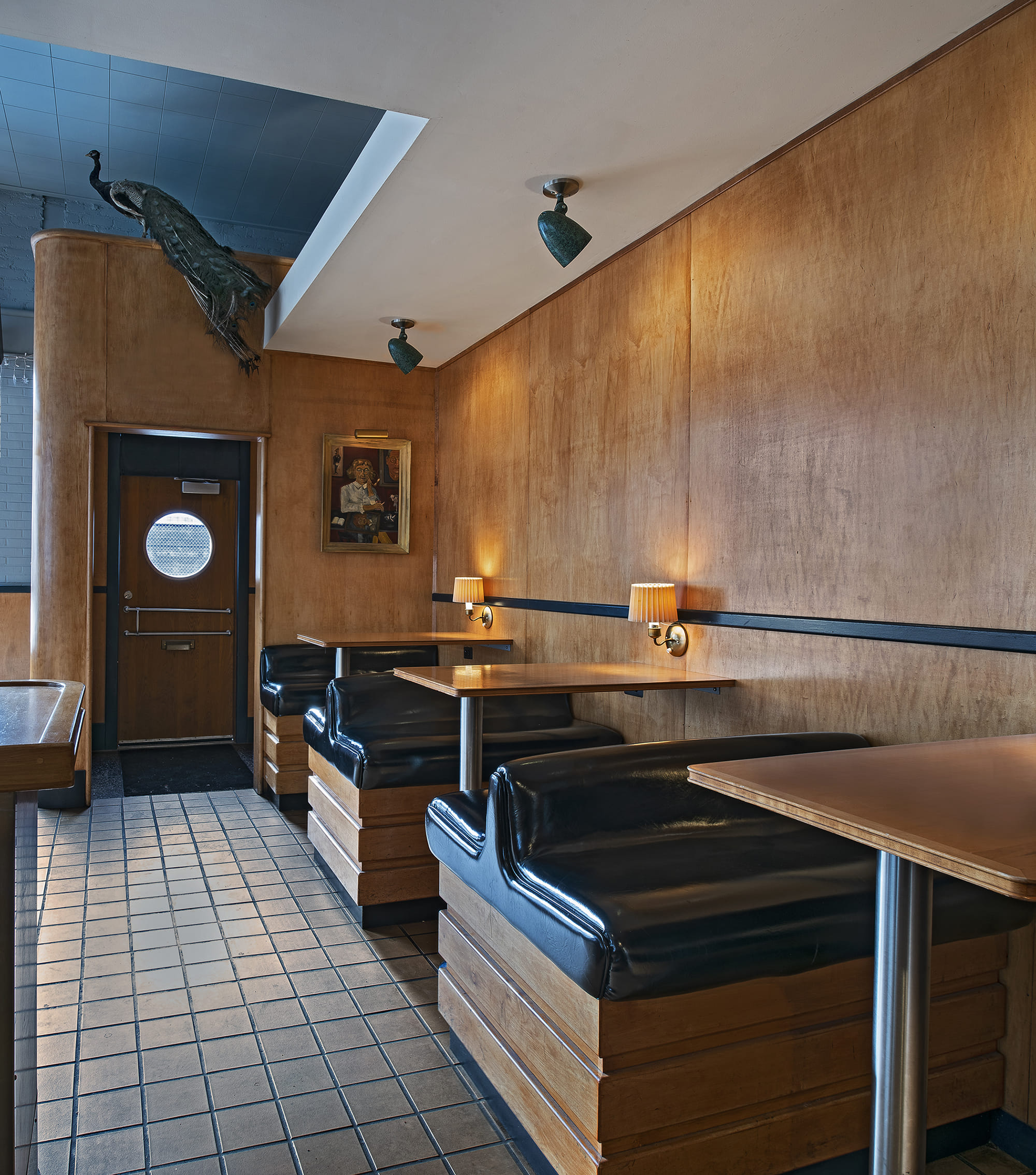Queens Bar | Disbrow Iannuzzi | Archinect