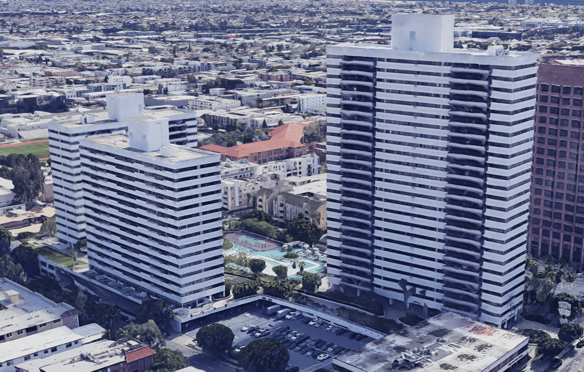 High rise fire in LA could prompt city to close a fire sprinkler ...
