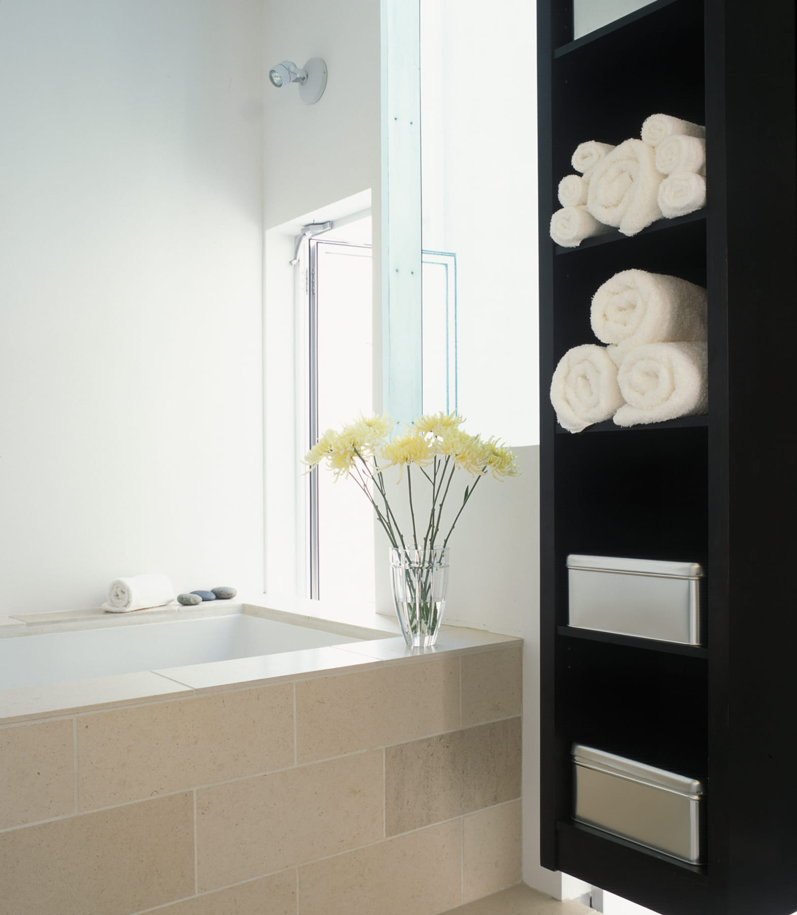 Vertical House | Lorcan O'Herlihy Architects [LOHA] | Archinect