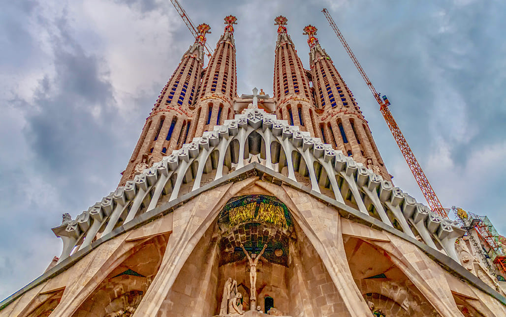 Sagrada Família rumored to be released as first 12,000-piece LEGO set ...