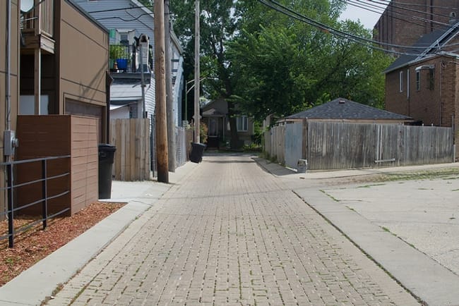 The history and future of Chicago's extensive alleyways | Gallery ...