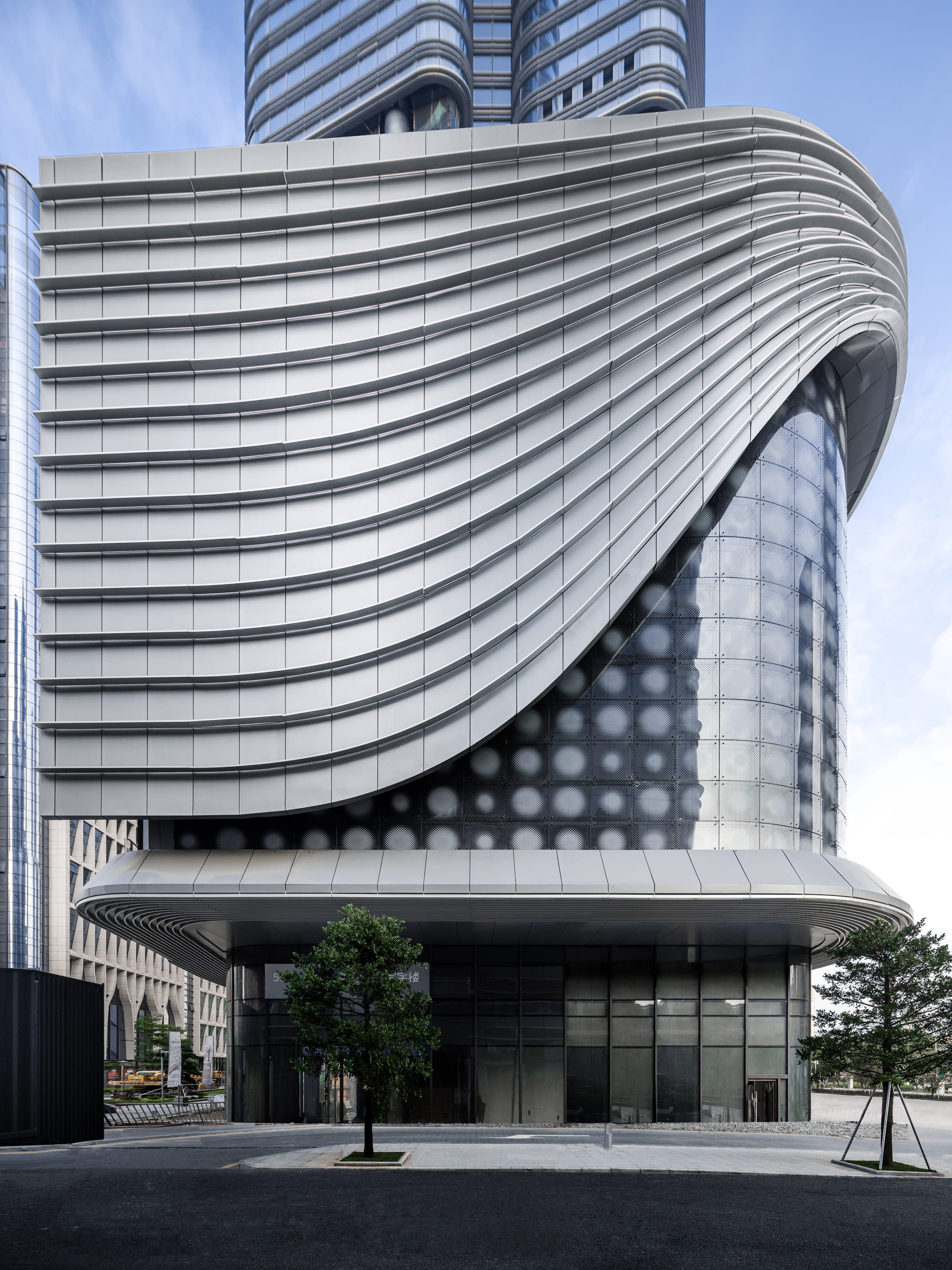 Shenzhen's Newest Super High-Rise Landmark: The 210-metre SHUIBEI ...