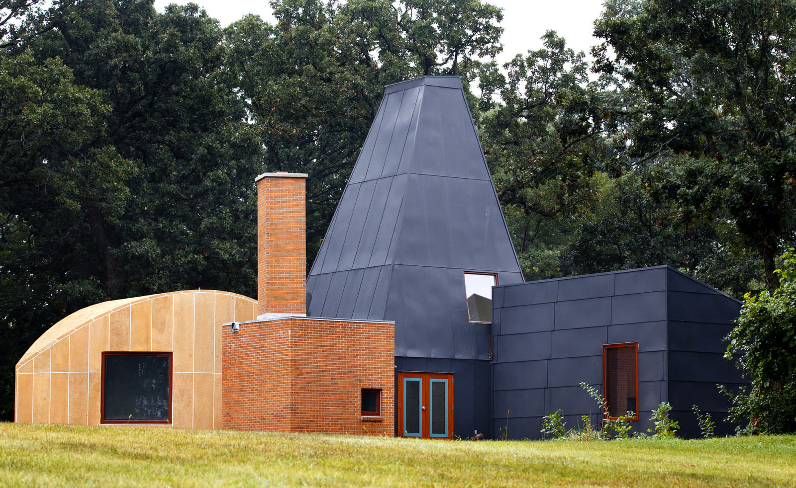 Pondering the cultural value of Frank Gehry's Winton Guest House ...