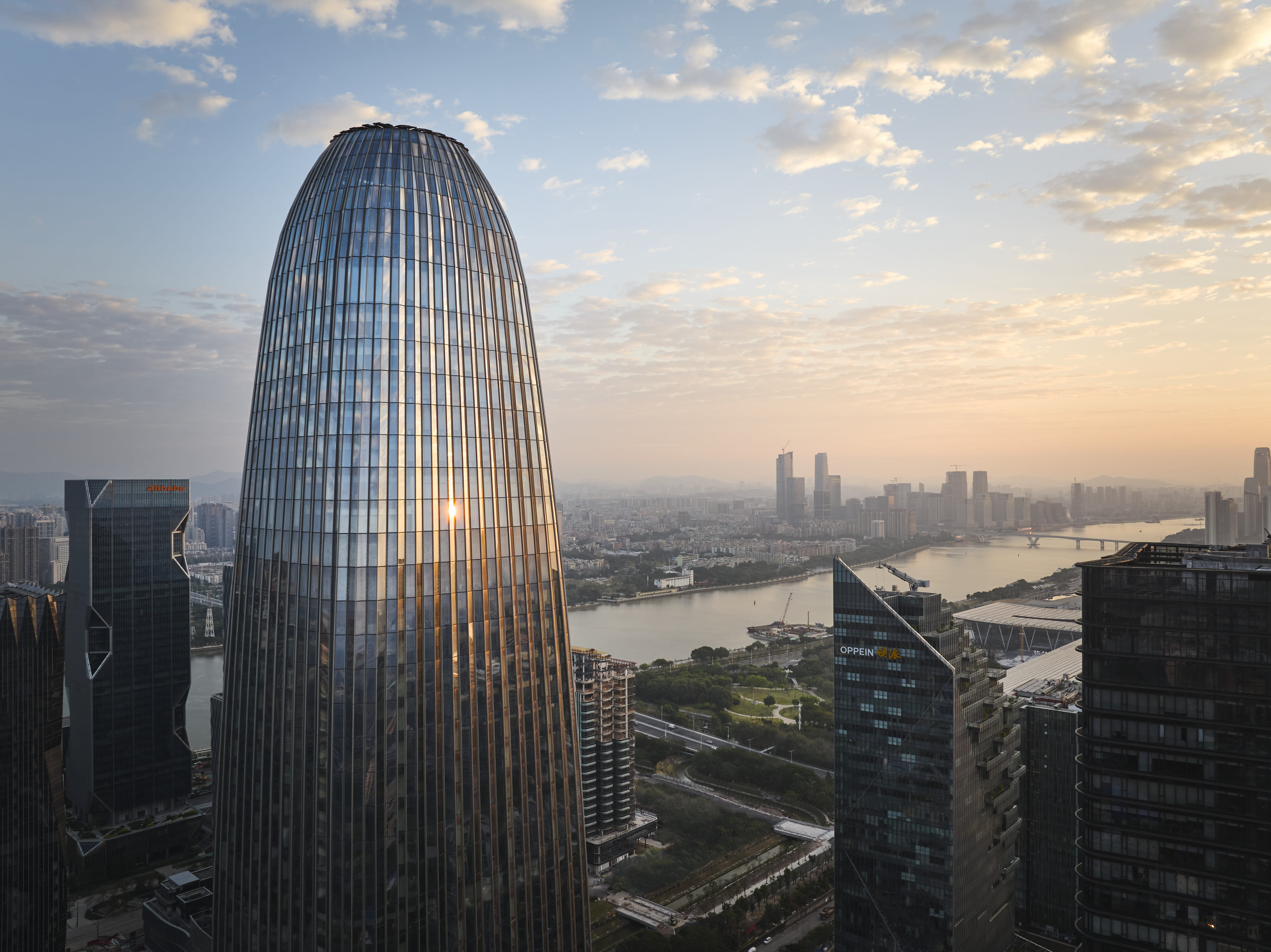 SOM's tapering Star River Headquarters project completes in Guangzhou ...