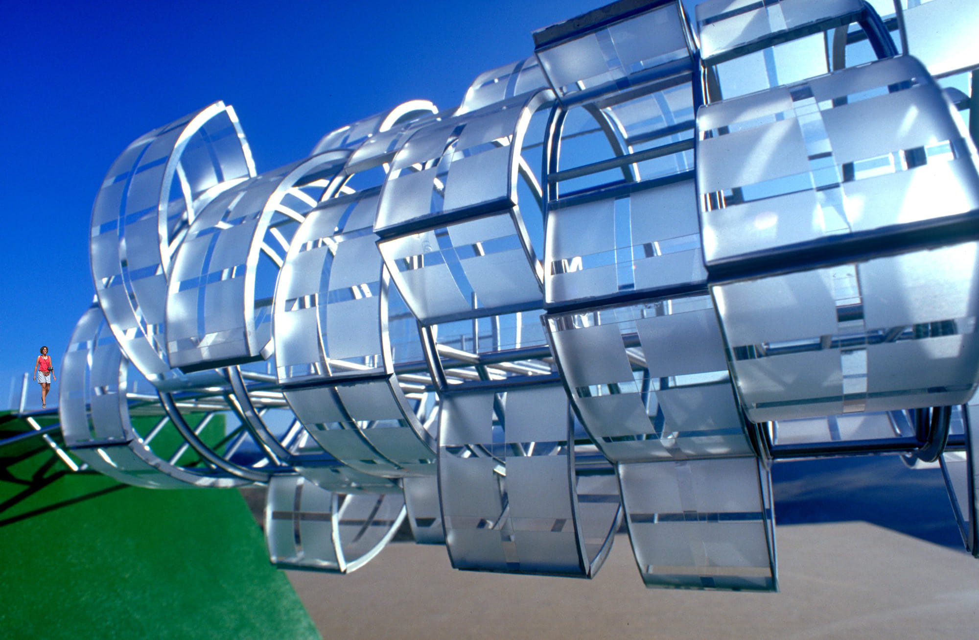 The interactive Space Time Transformation Footbridge | michael jantzen ...