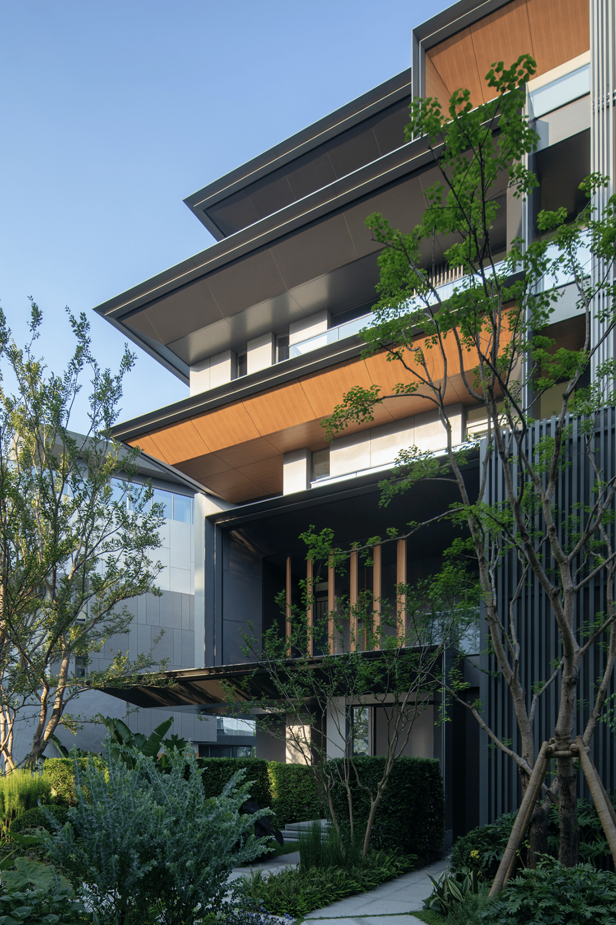 Chengdu Luxelakes Blackstone Island: Vertical Five-Unit Villas | line+ ...