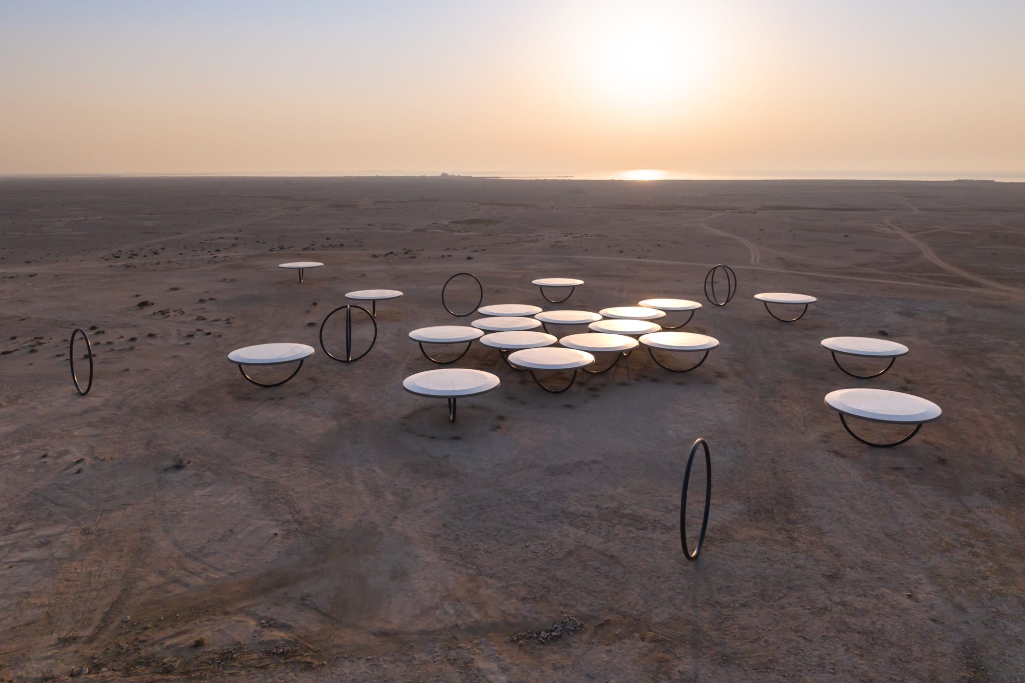 Olafur Eliasson's mirrored desert installation in Qatar asks visitors ...