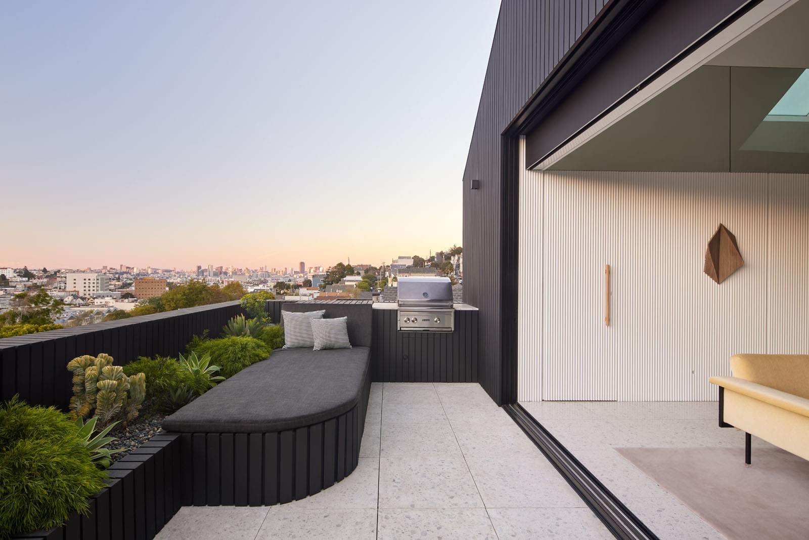 Mork-Ulnes Architects and Alison Damonte reimagine San Francisco home ...
