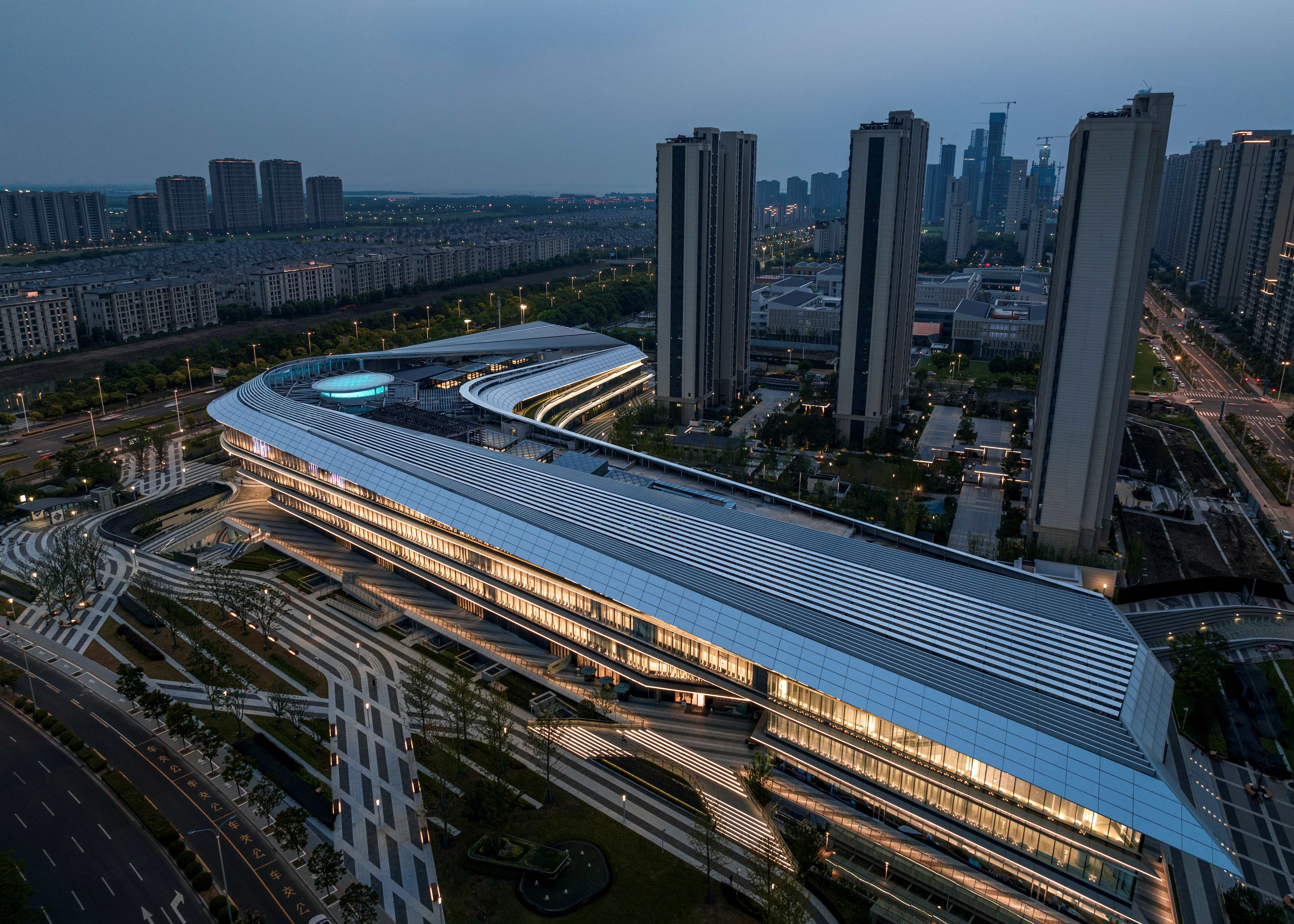 Suzhou Wujiang Songling Avenue Bus Terminal | Nikken Sekkei | NIKKEN ...