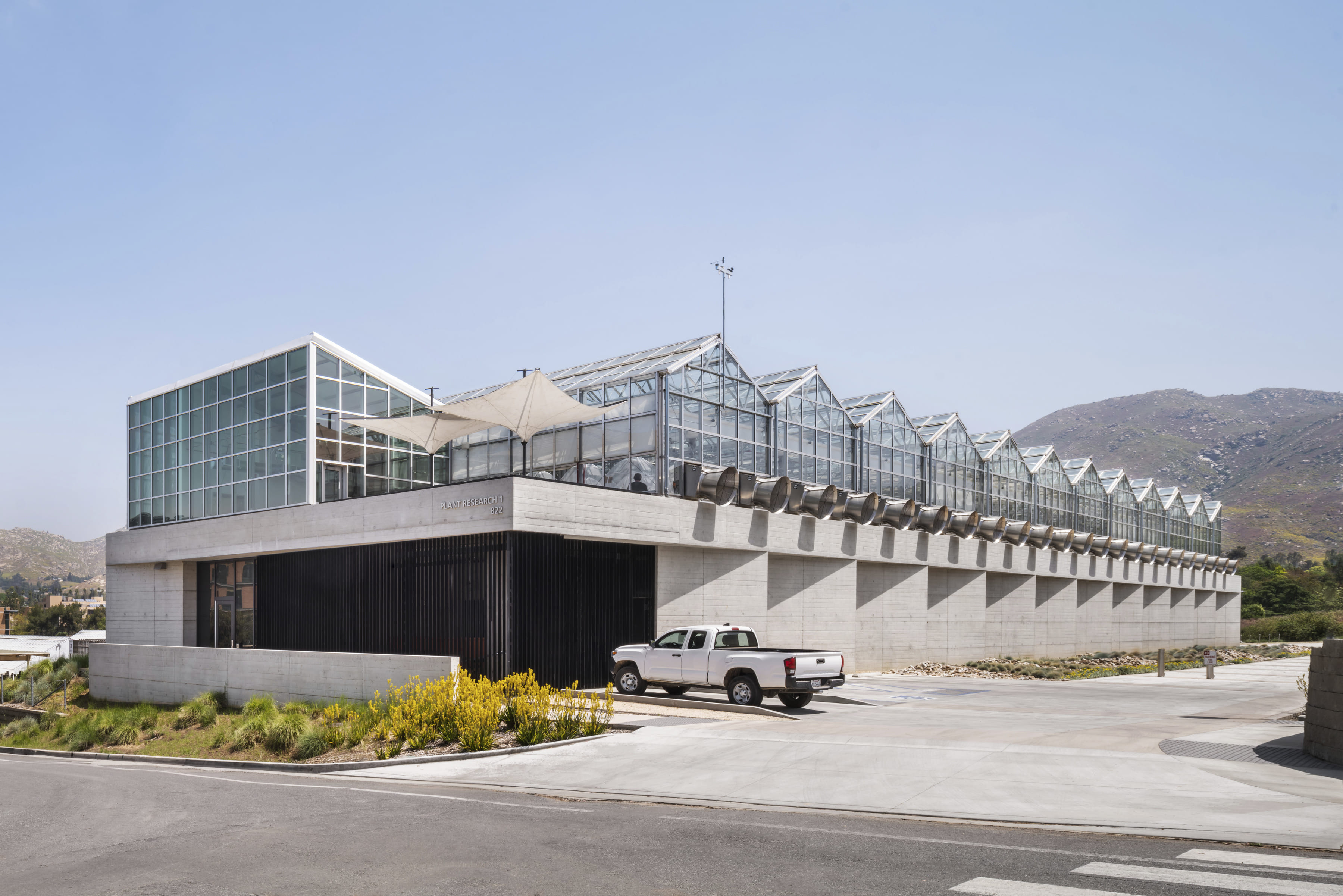 Perkins&Will's new plant research facility opens at UC Riverside | News ...