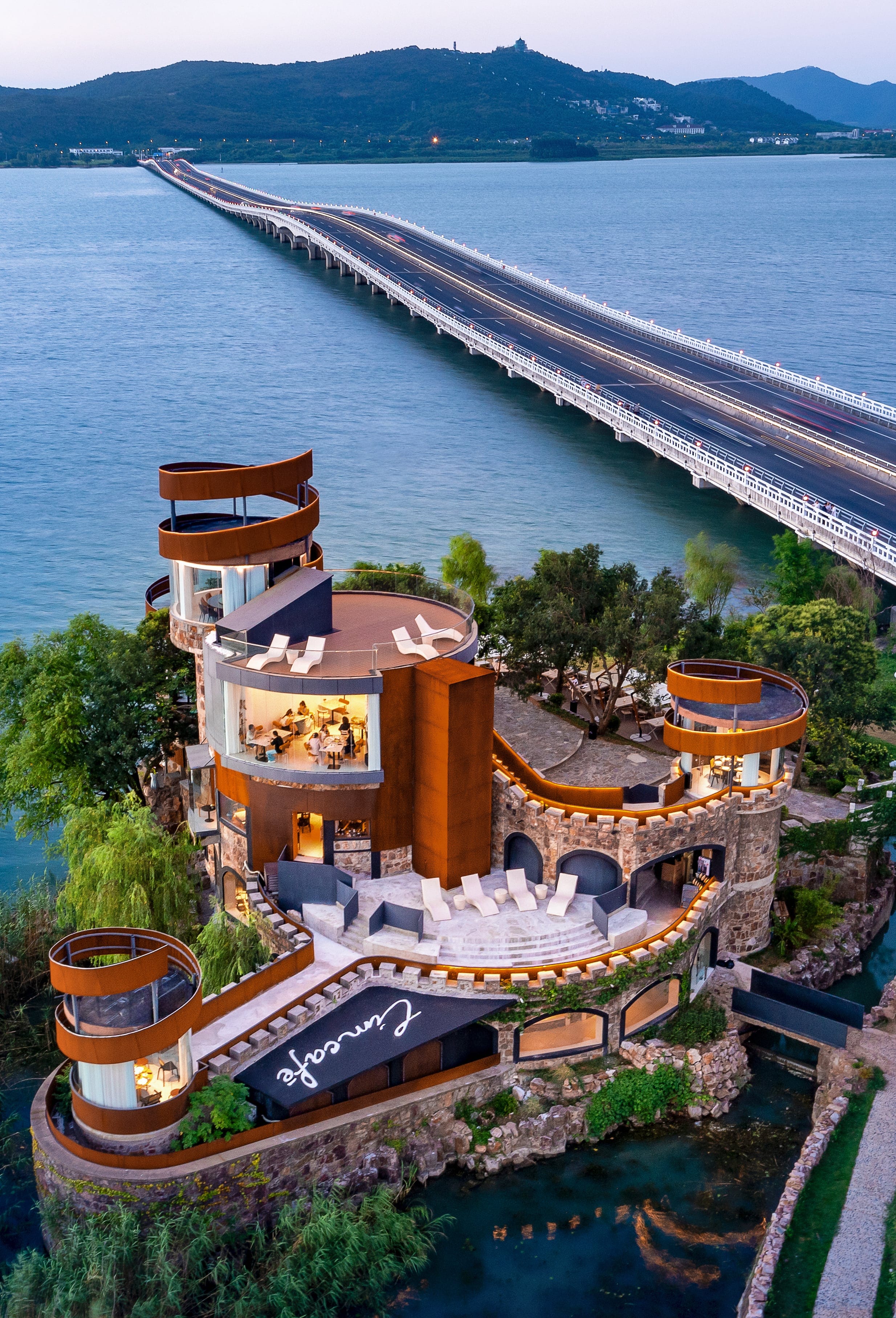 The renovation of Phoenix Terrace in the Taihu Resort Area | Parallect ...