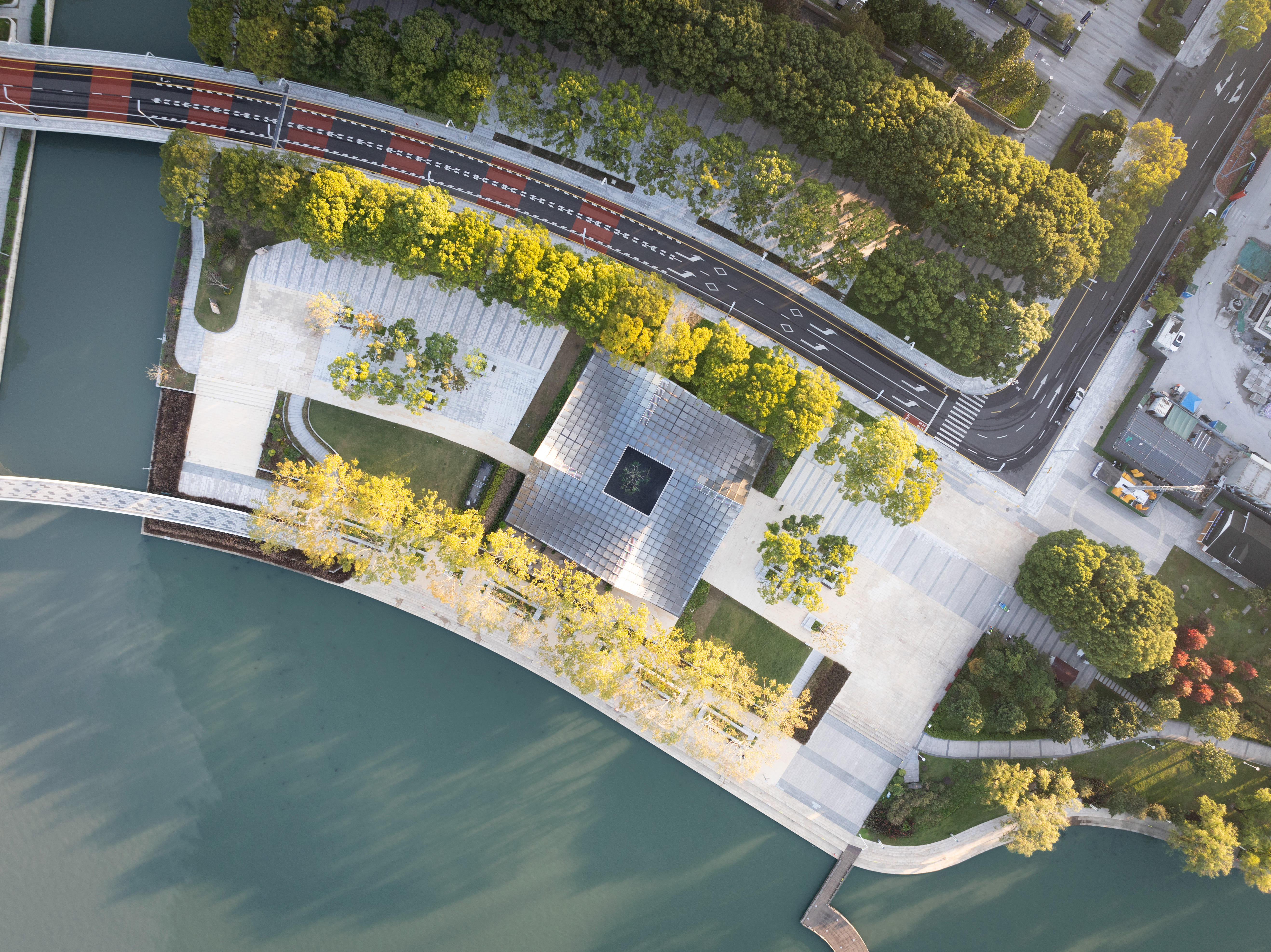 BIG's Jinji Lake Pavilion offers tranquility to visitors of the Suzhou ...