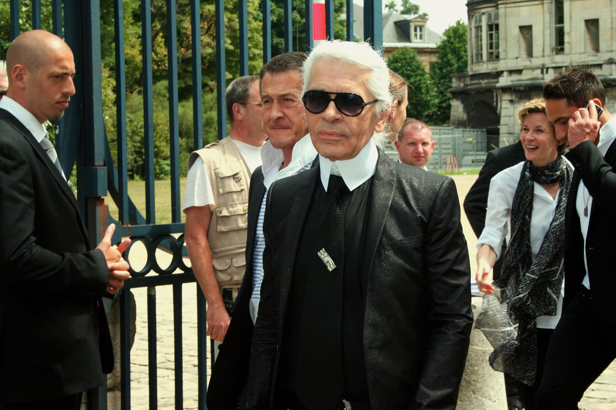 Iconic American interior designer, businesswoman, and fashion icon Iris ...