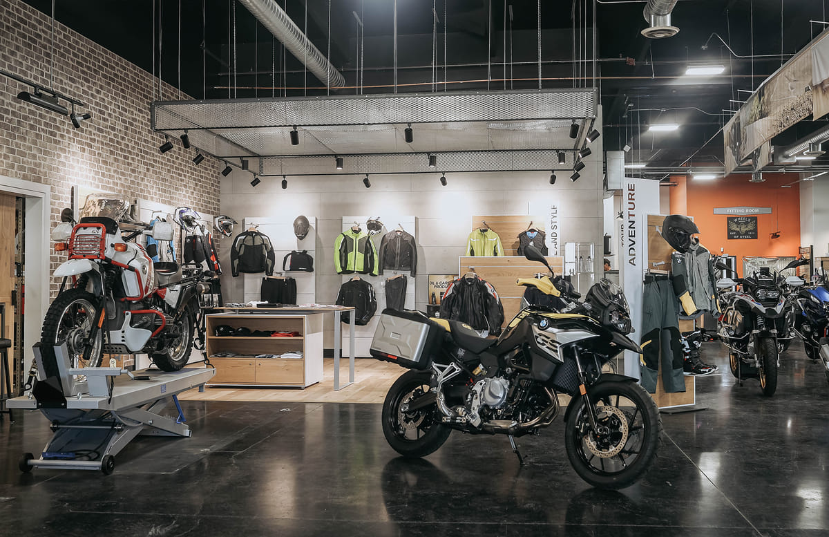 Santa Maria BMW Motorcycles | Circular | Archinect