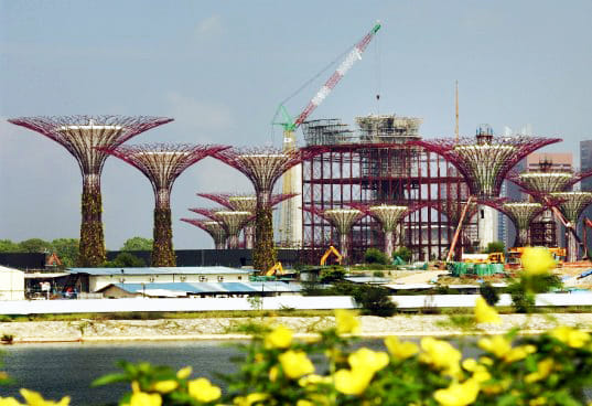 Solar-Powered Supertrees Rise at Singapore's Gardens by the Bay | News ...