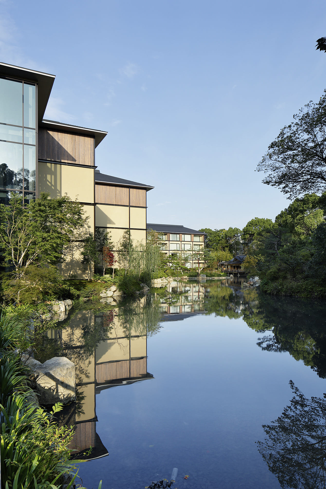 10 fresh examples of pools & ponds in architecture | News | Archinect