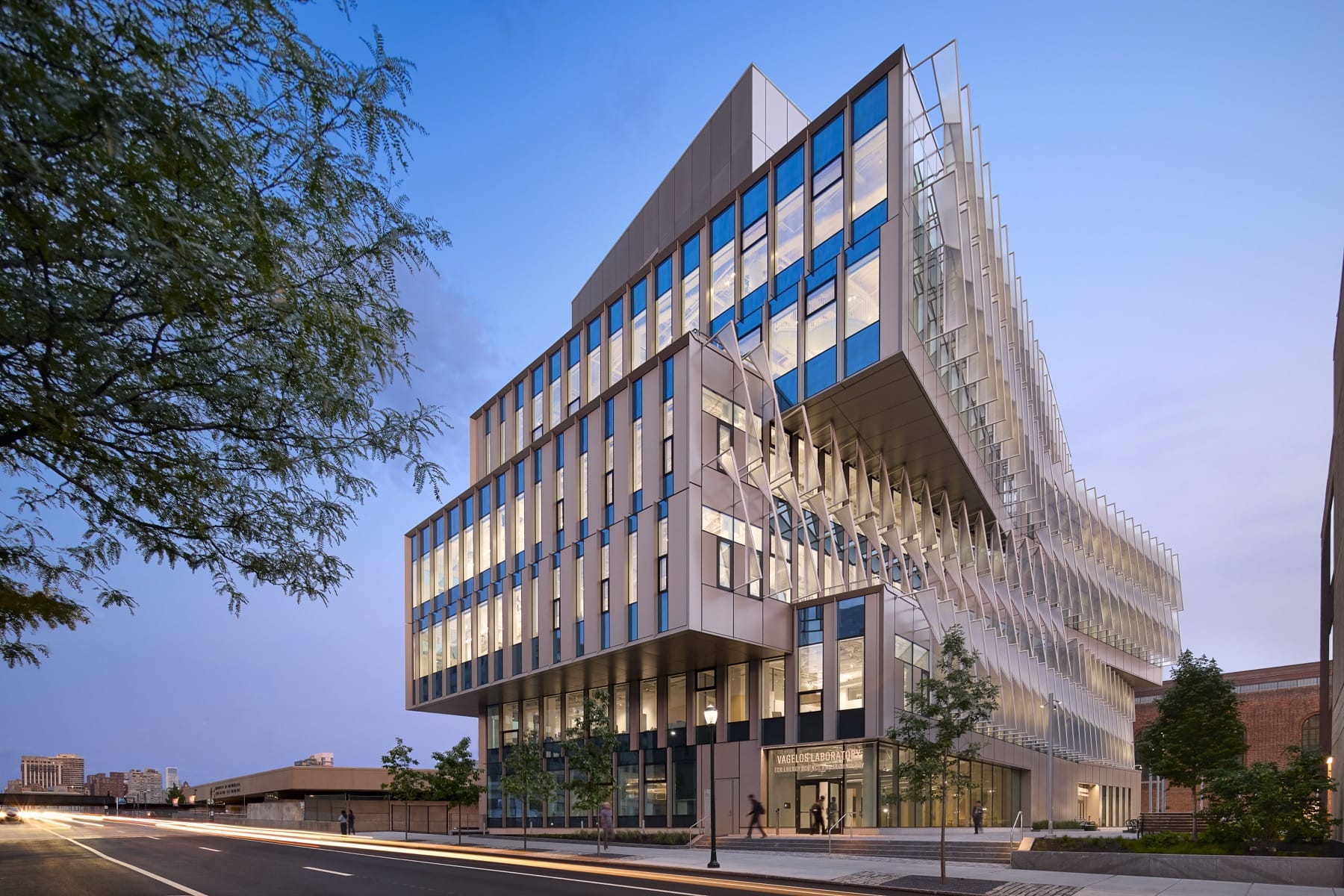 Behnisch Architekten completes UPenn laboratory with ETFE sunshades ...