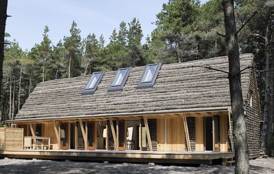 Seaweed-Clad House in Denmark Combines Natural Materials With 21st ...