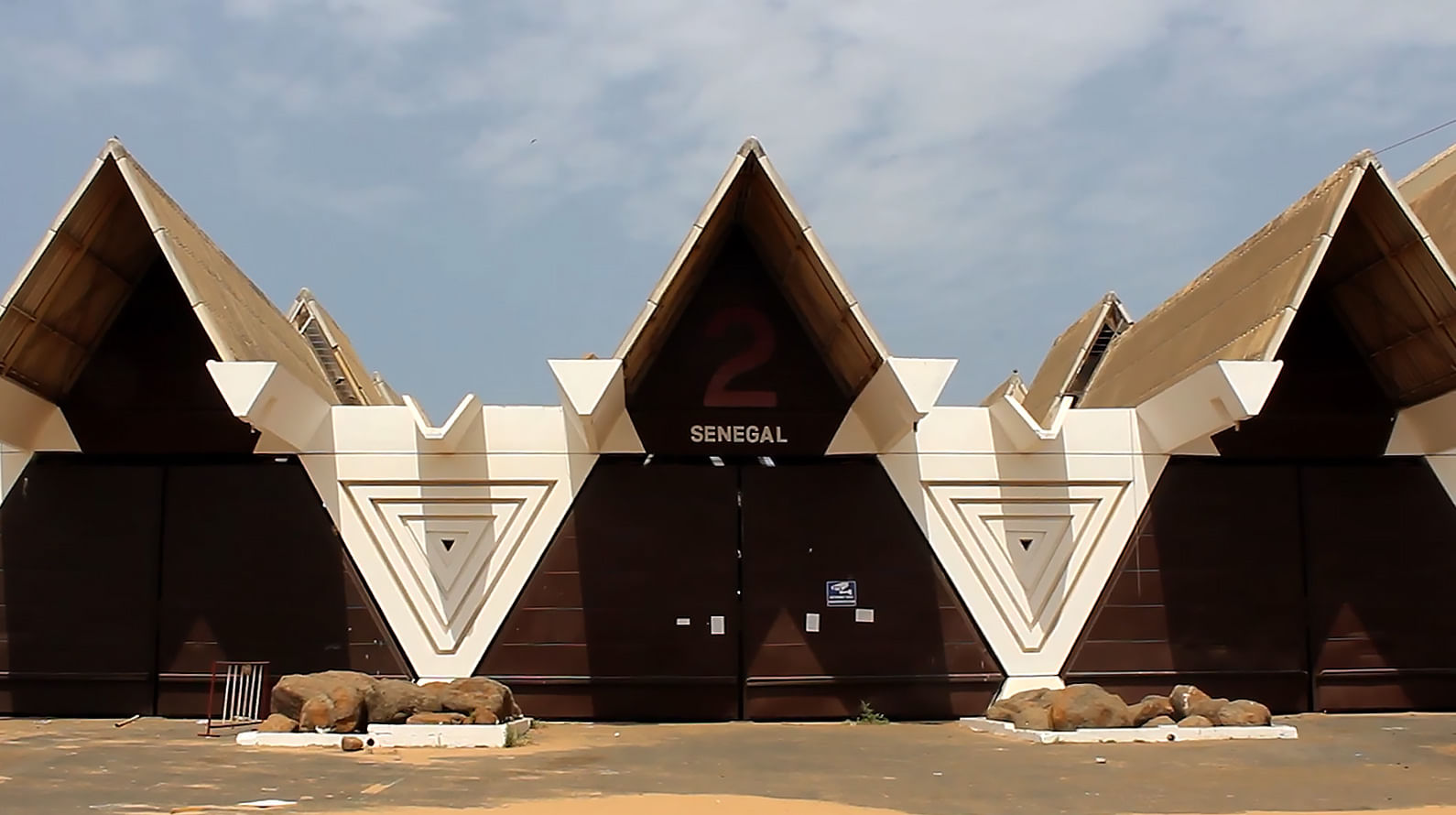 Oliver Wainwright obsesses over the distinctive architecture of Dakar ...