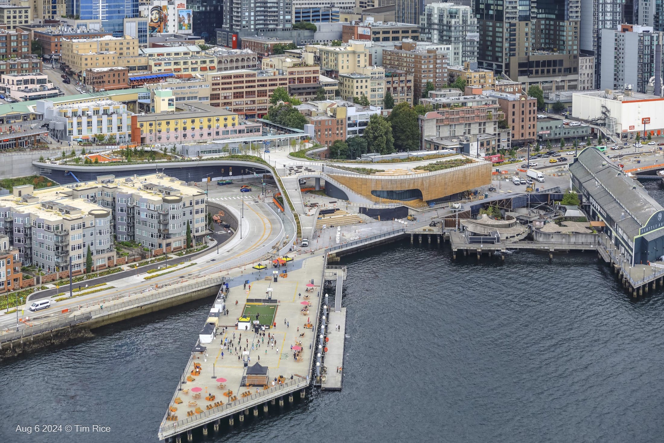Field Operations completes major elevated walkway on Seattle waterfront ...
