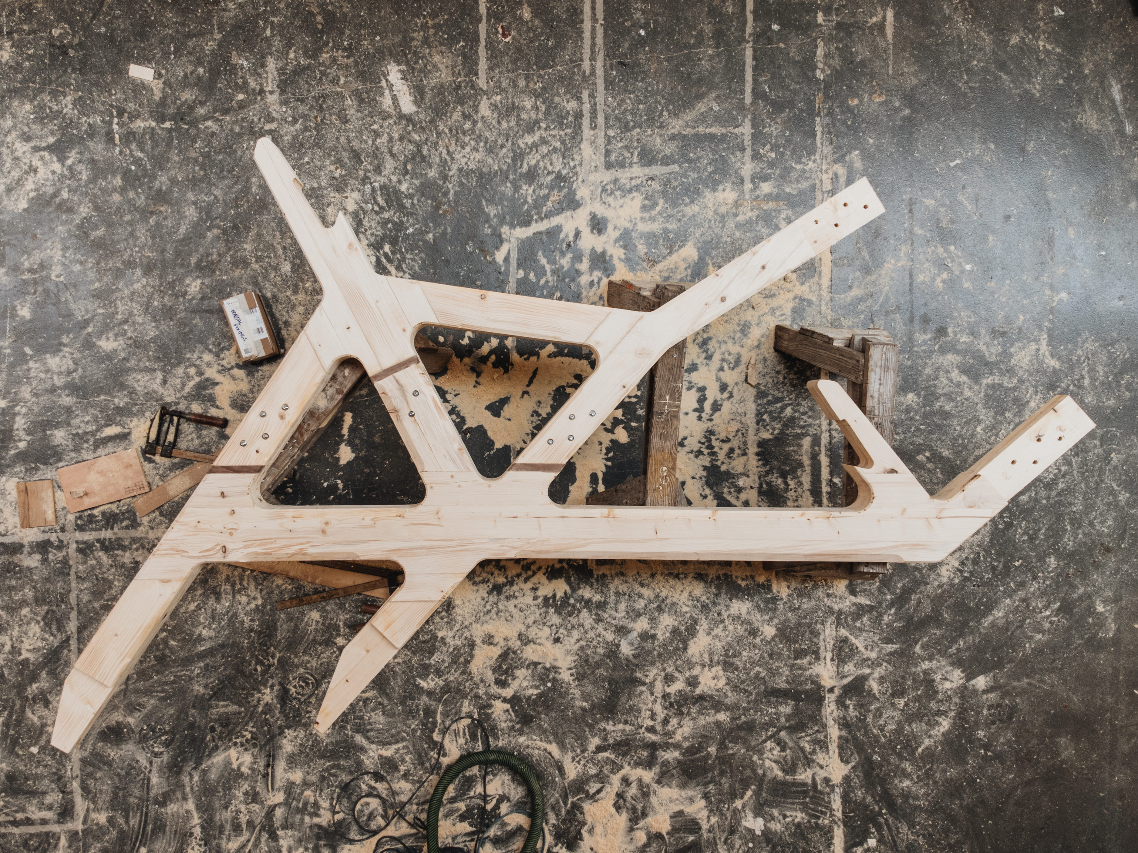 AA School of Architecture students construct timber 'Tree and Truss ...