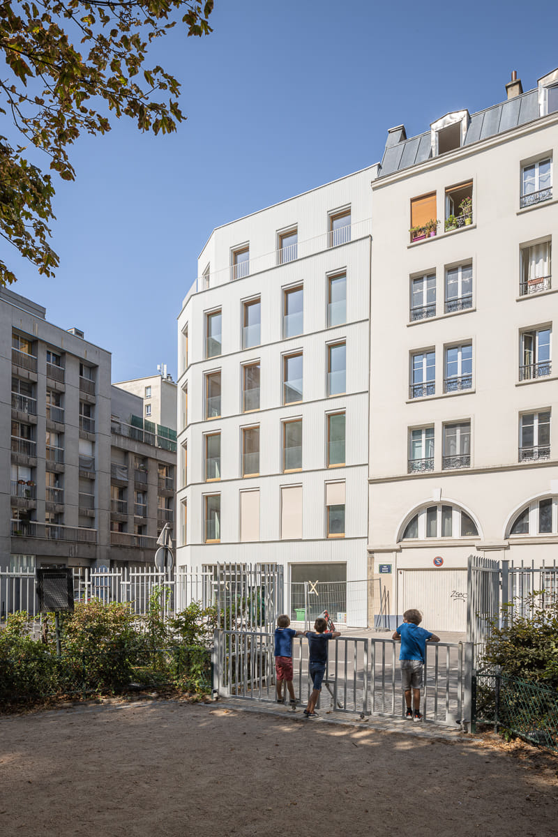 Wooden housing in the centre of Paris | mobile architectural office ...