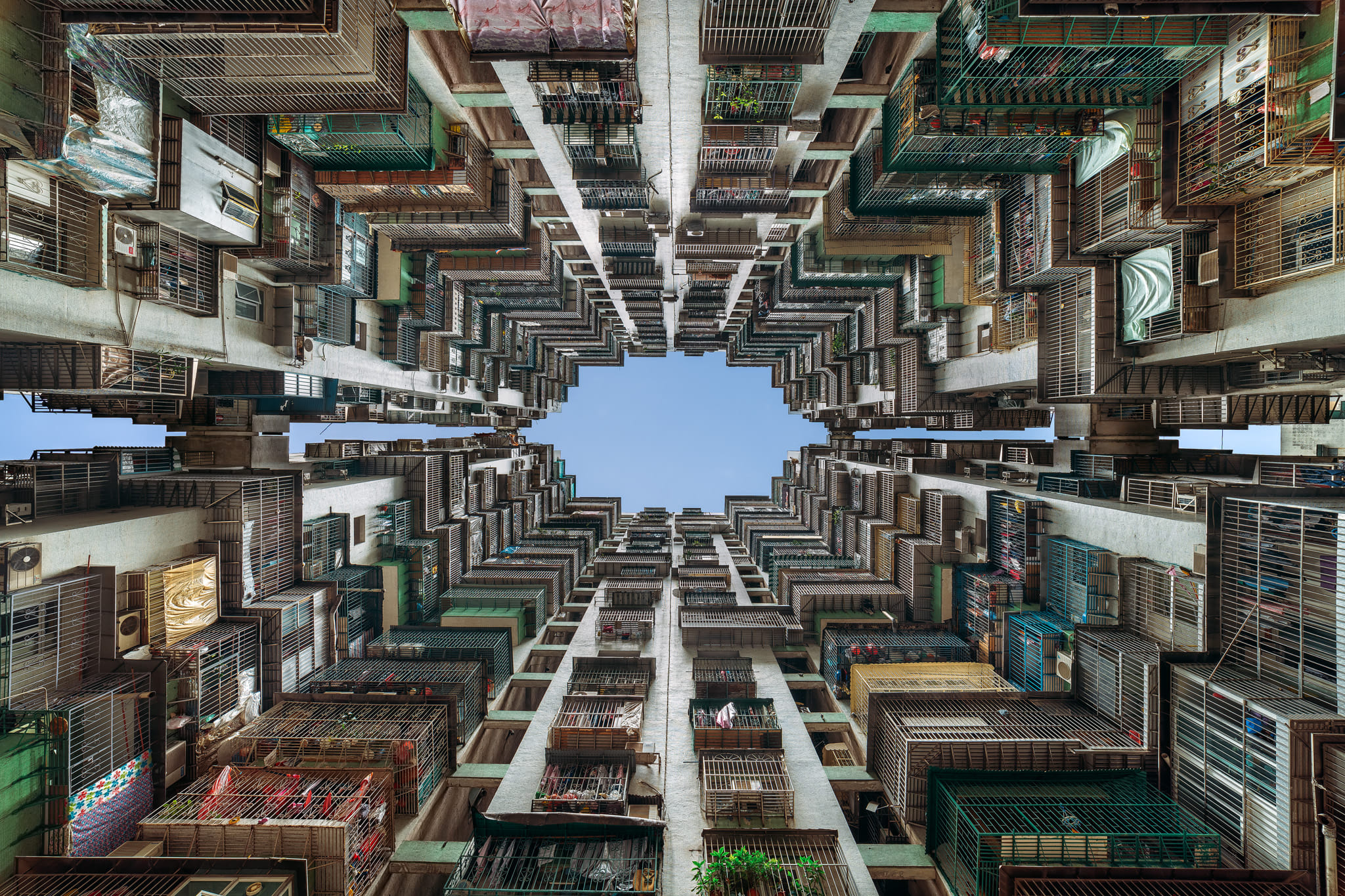 In Focus: Peter Stewart and His Exploration Into the Architecturally ...