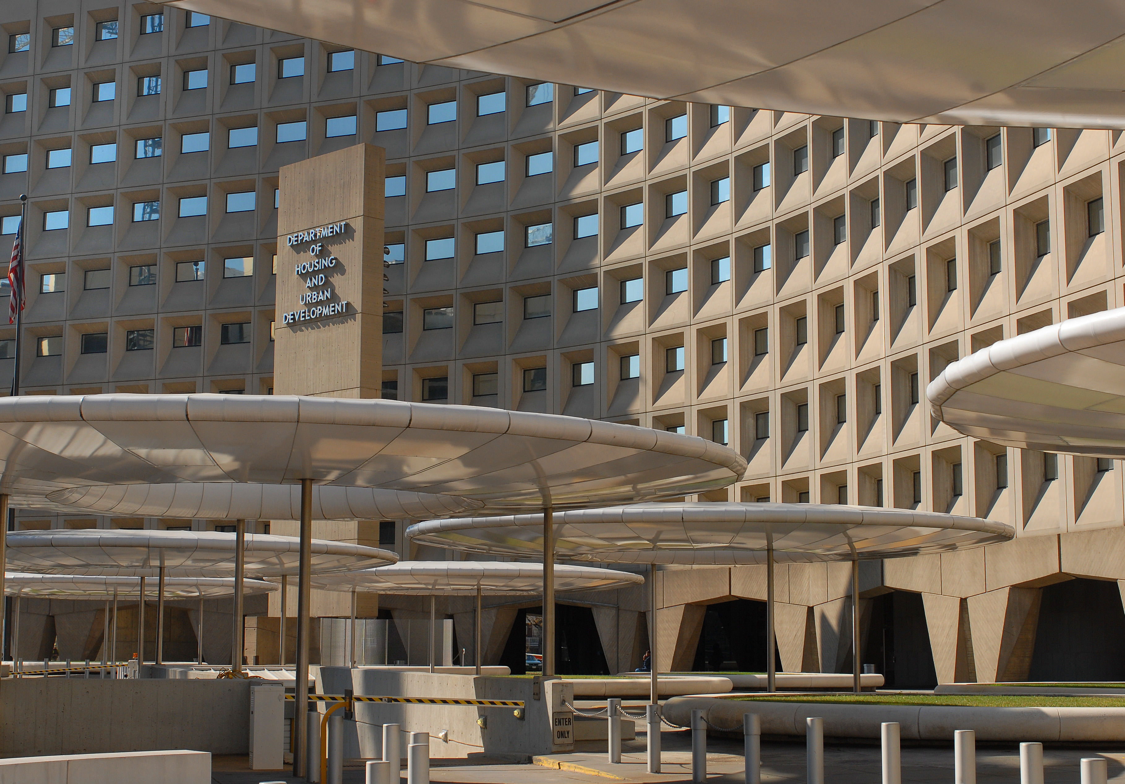 Bloomberg: HUD to move out of Brutalist D.C. headquarters | News ...
