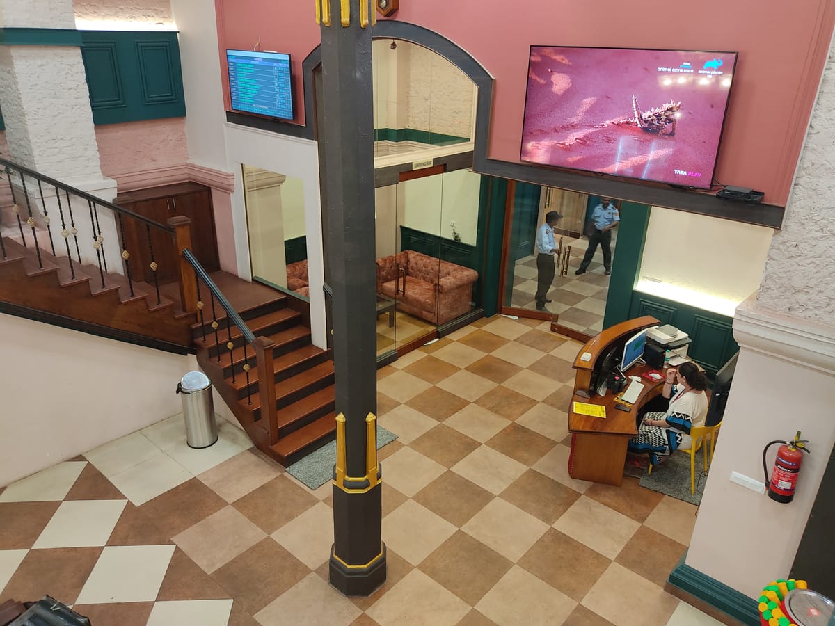 Built Executive Lounge of New Howrah Railway Station, Kolkata, India ...