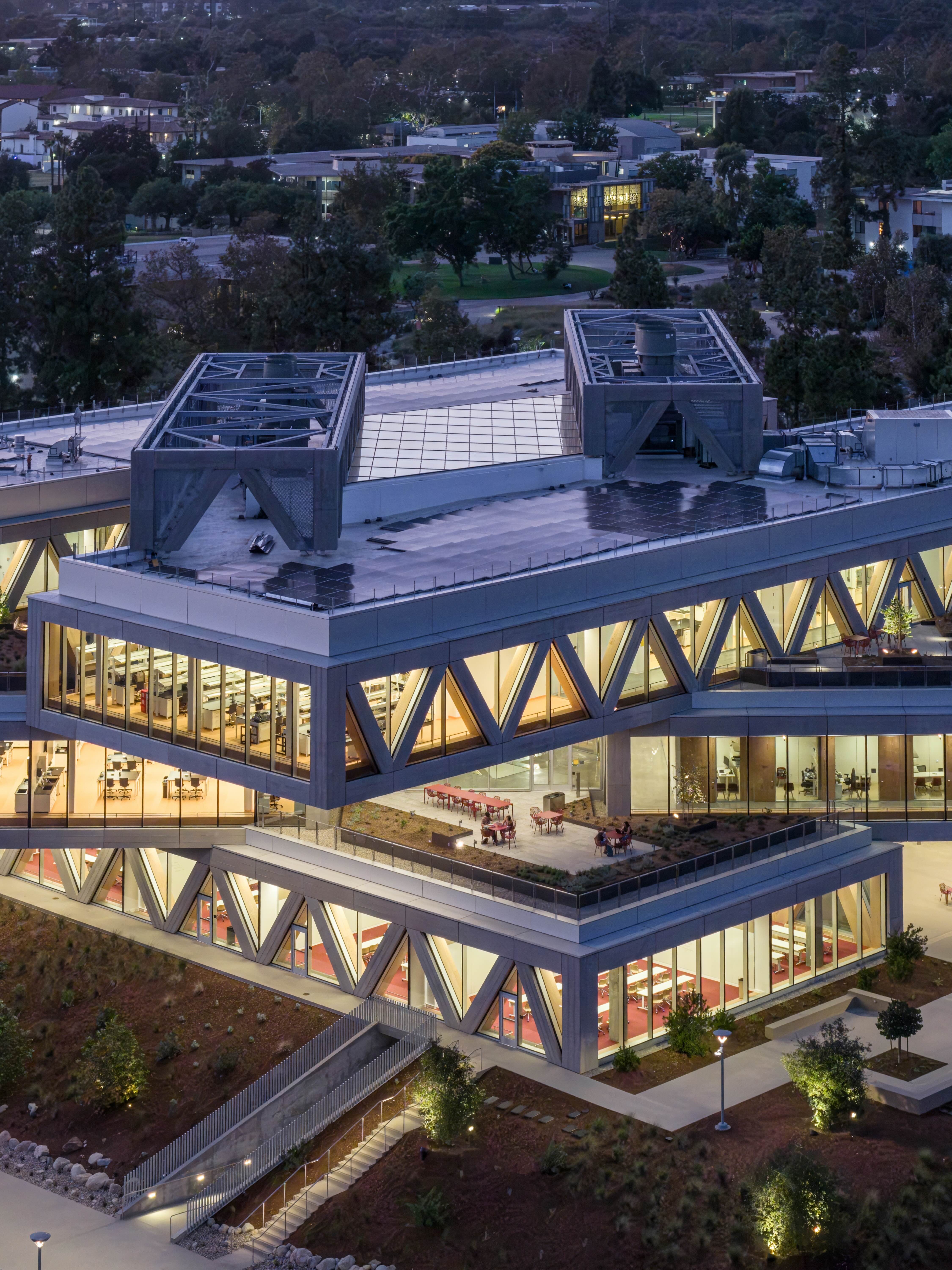 BIG’s rotated-block science center opens at Claremont McKenna College ...