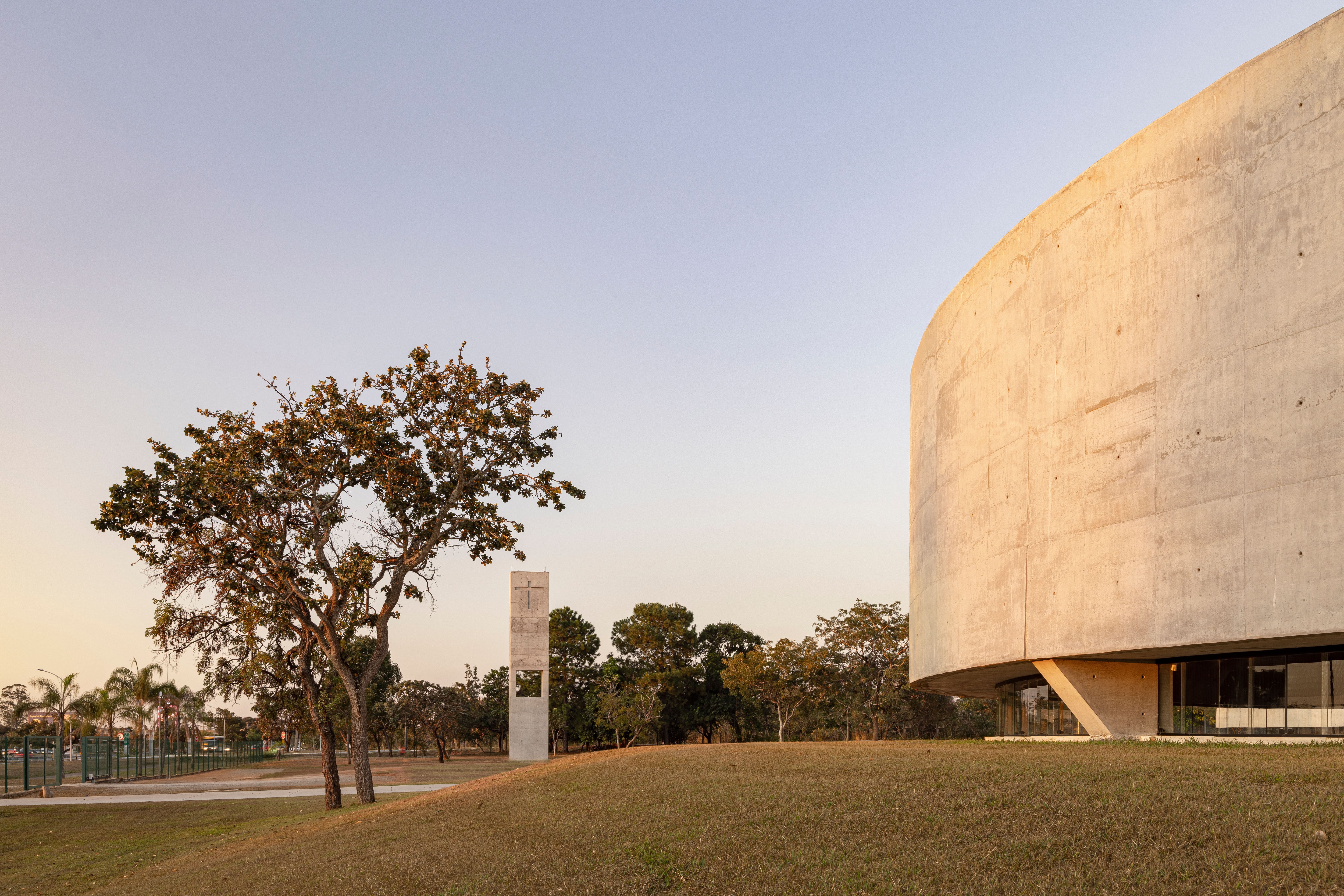 ARQBR Arquitetura e Urbanismo brings a circular concrete church to ...