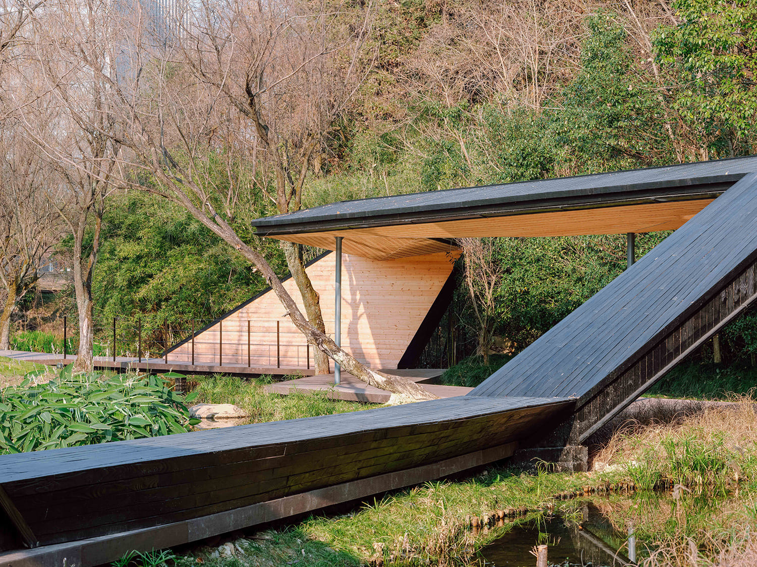 Floating Cornice on the Brook: Micro-Renewal of Zhejiang Conservatory ...