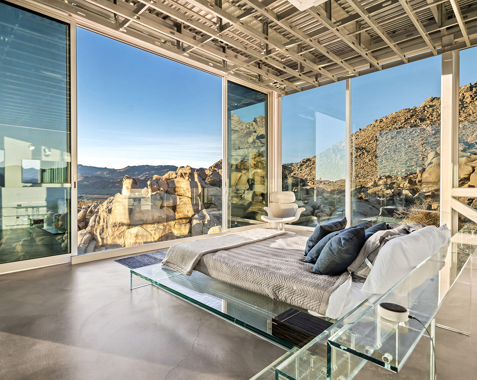Joshua Tree’s mirrored Invisible House lists for $18 million | News ...