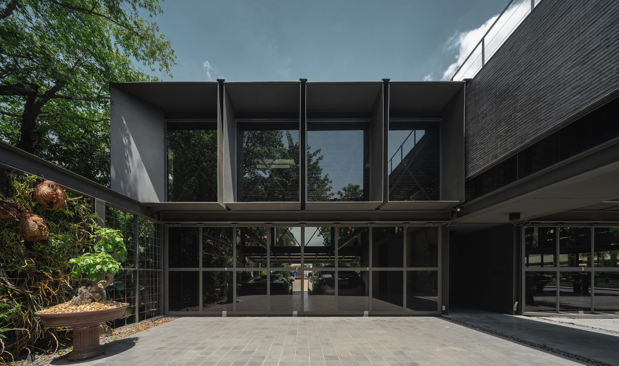 Bull Gallery | Yan Architects | Archinect