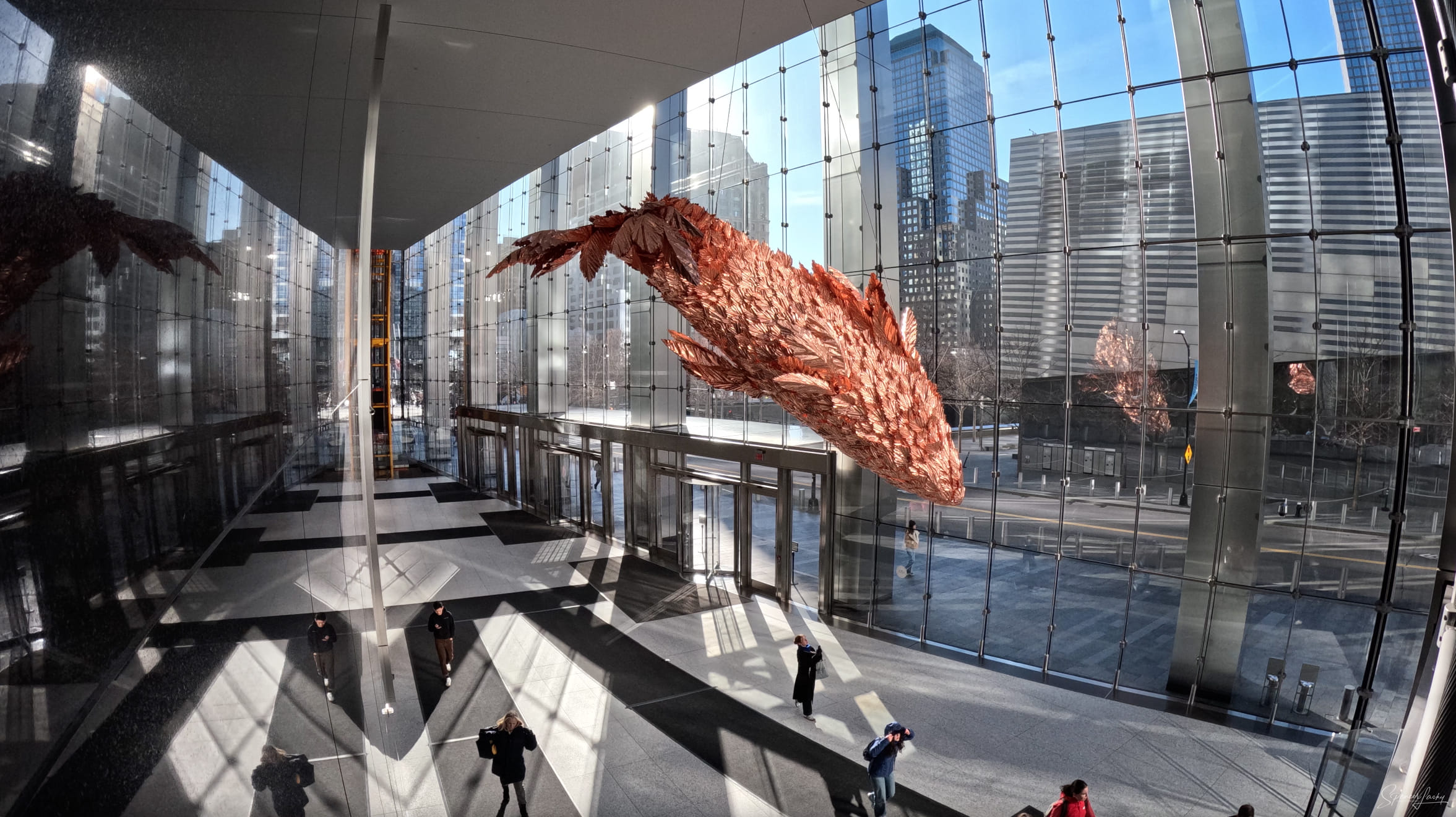 Frank Gehry's fish sculpture debuts inside 3 World Trade Center lobby ...
