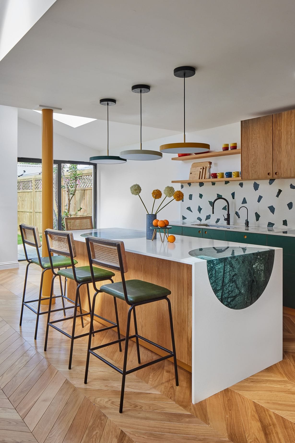 Peter Morris Architects adds curved glass extension to Victorian home ...