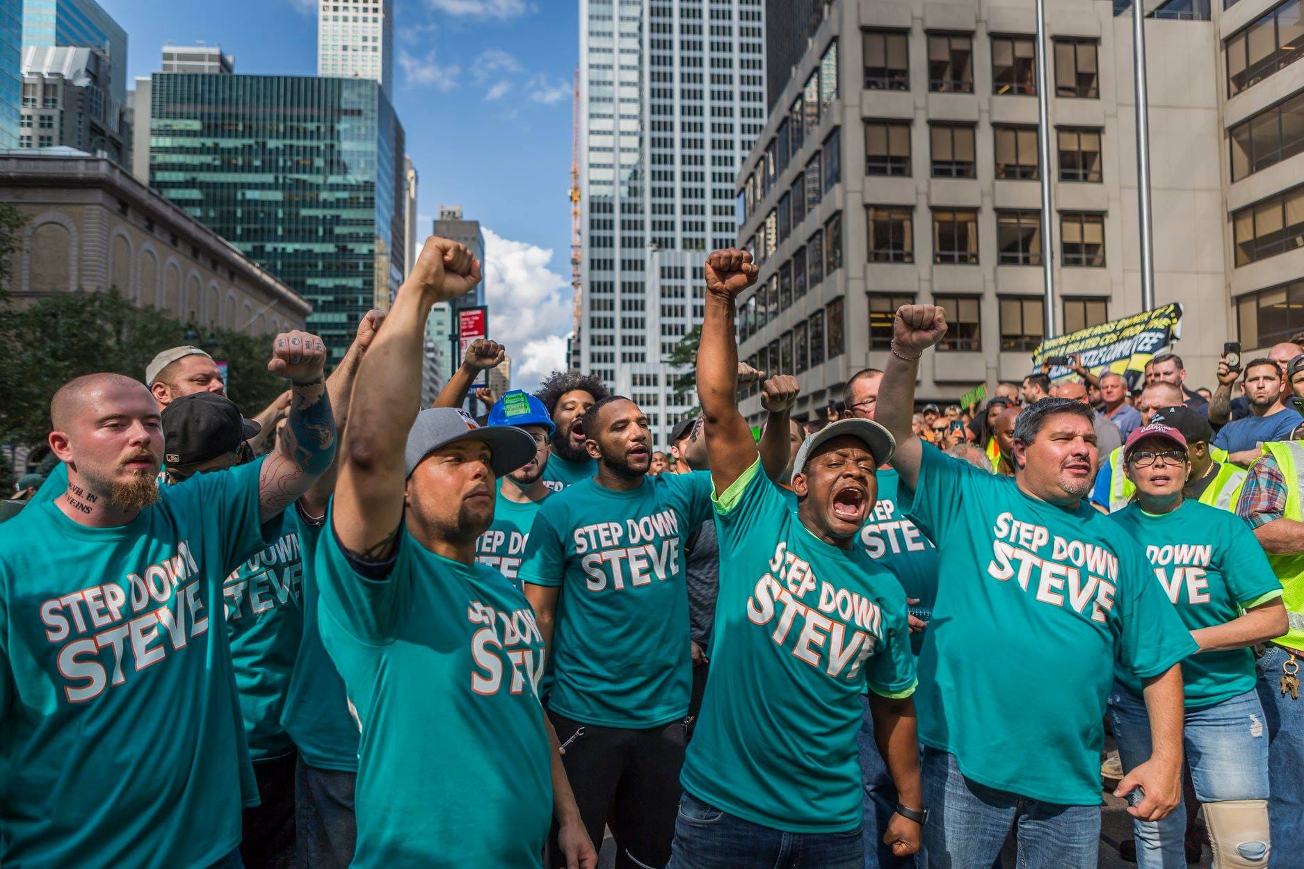 Hundreds of construction workers protest Hudson Yards developer Steve ...