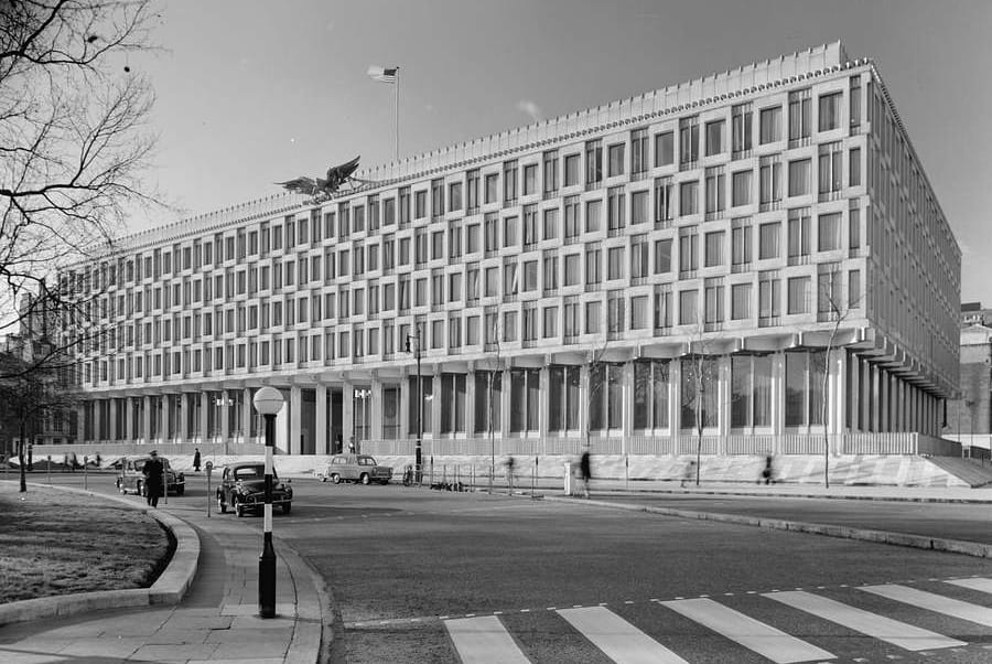 Oliver Wainwright reviews the Chipperfield hotel makeover of Saarinen's ...