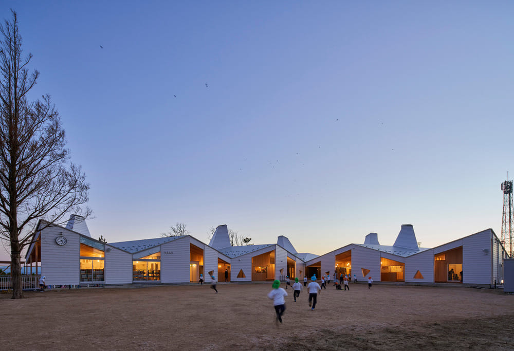 A flexible Japanese nursery school that functions like a village ...