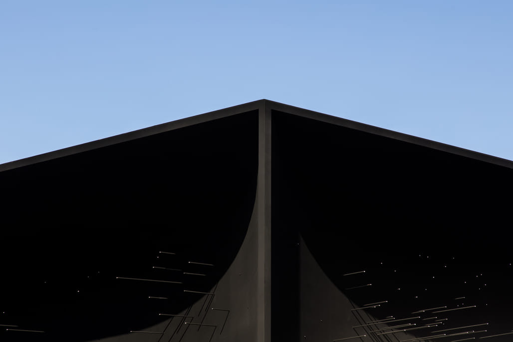 Darkest building on Earth: Asif Khan's Vantablack-coated pavilion opens ...