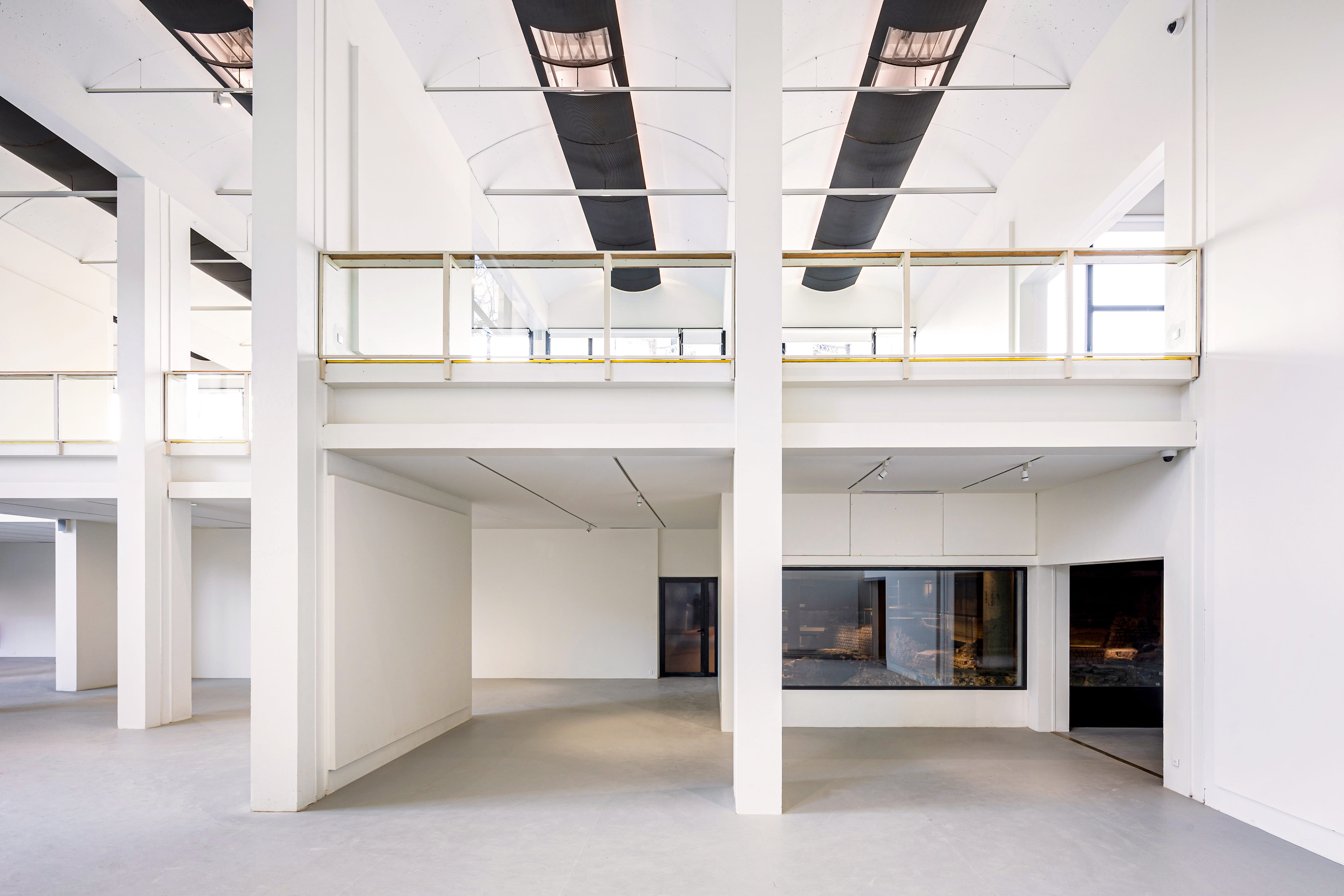 Chatillon Architectes renovates late-70s cultural space near Paris ...