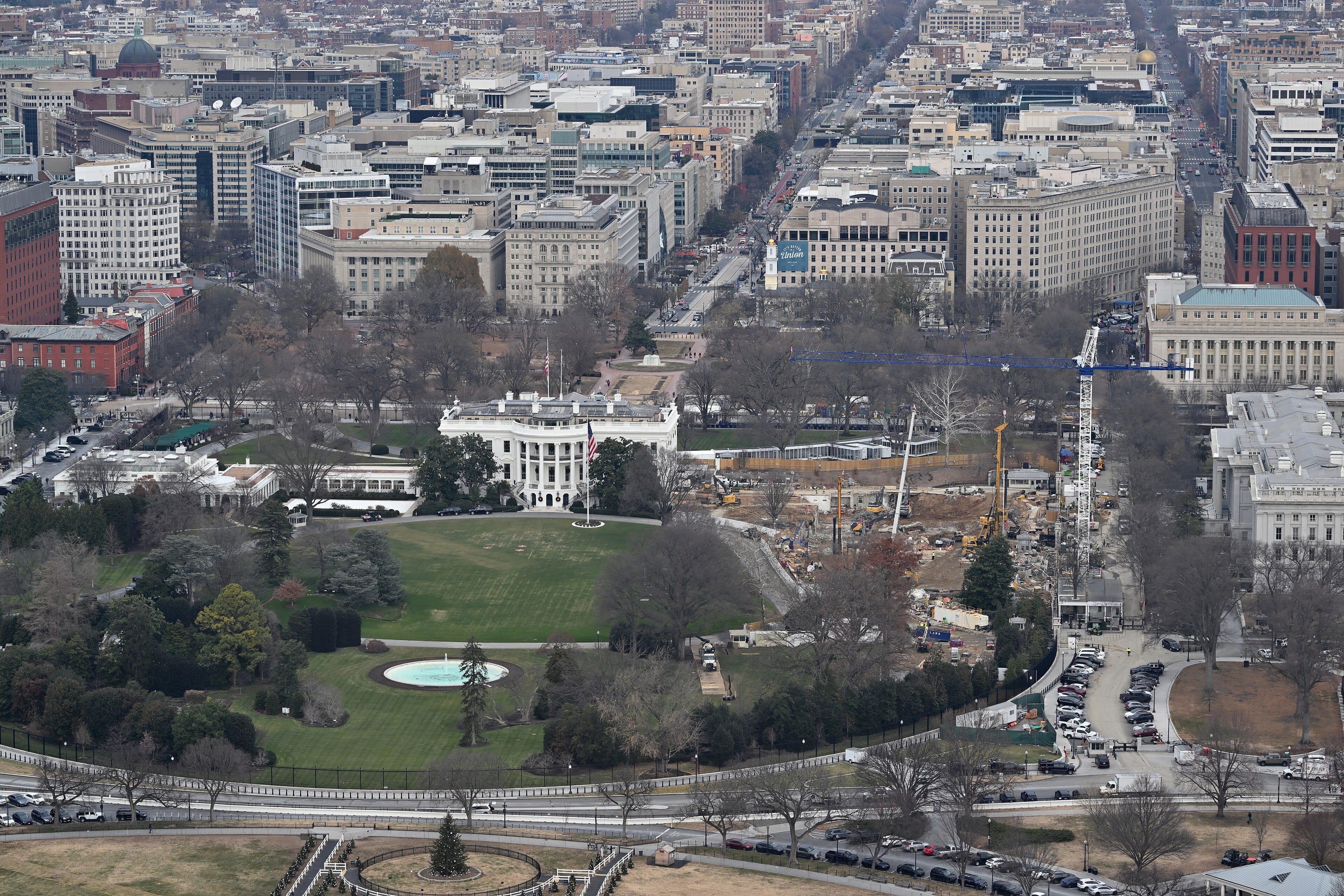 Trump's bunker 'shed' ballroom gets planning commission approval, while ...