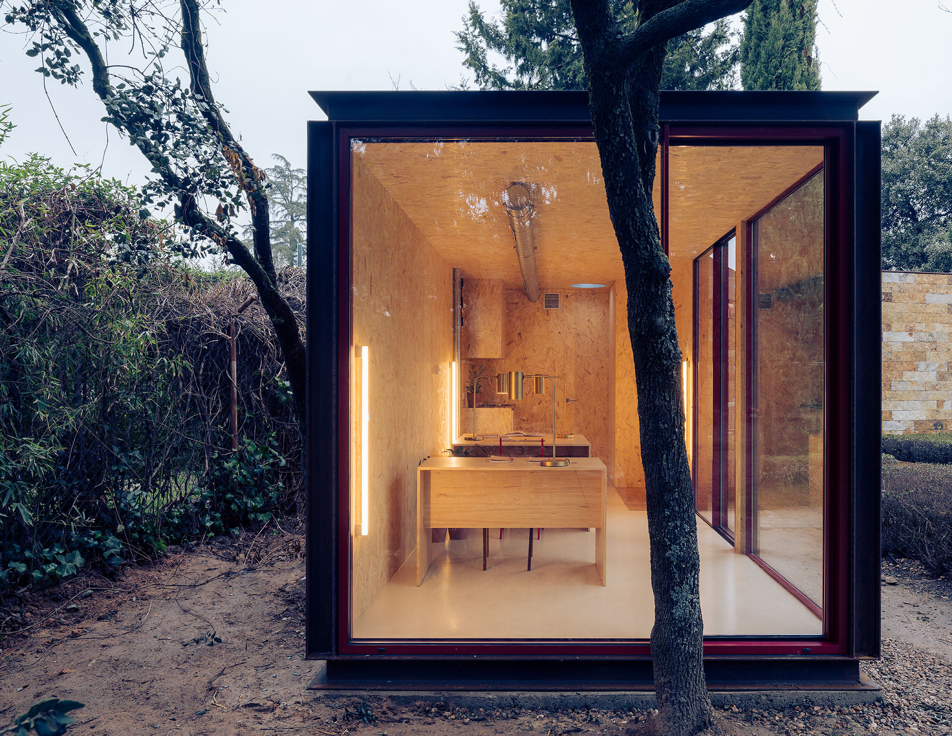Spanish architecture studio DelaVegaCanolasso designs a 'Tini Office ...