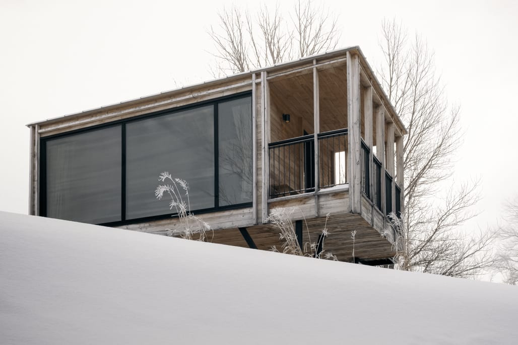 Delordinaire Architects designs a lakeside modular stilt house in ...