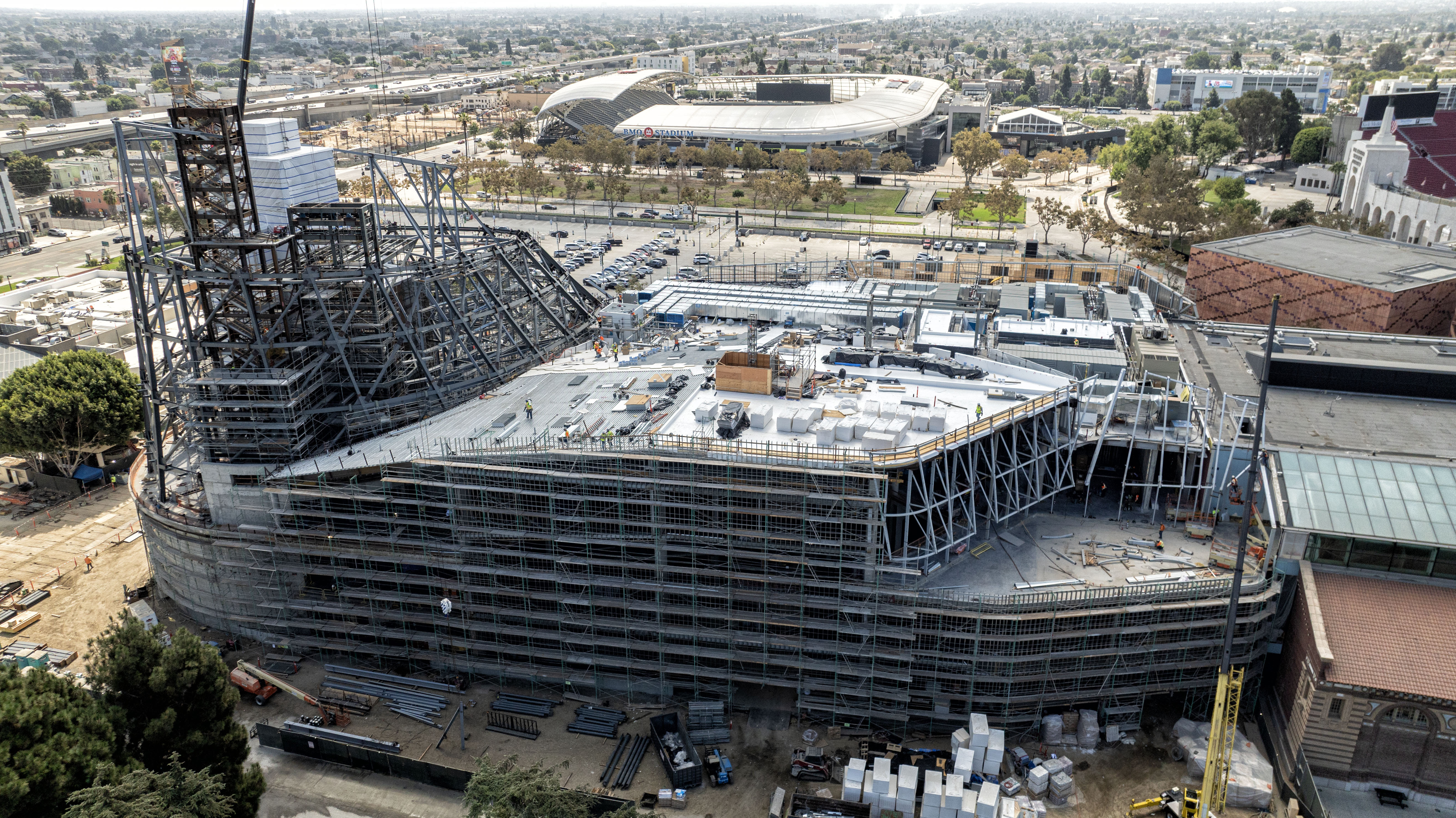 California Science Center's Samuel Oschin Air and Space Center ...