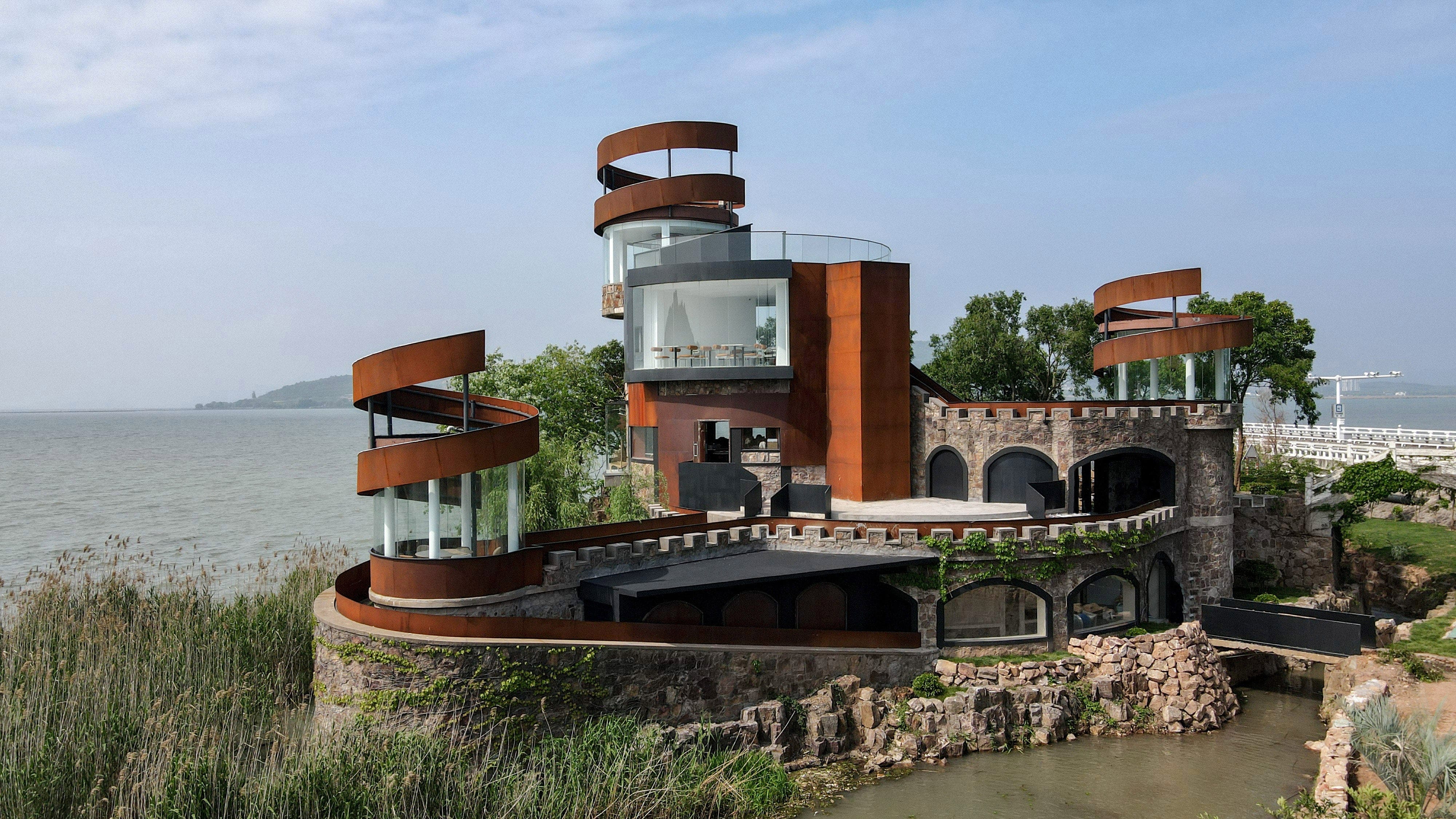 The renovation of Phoenix Terrace in the Taihu Resort Area | Parallect ...