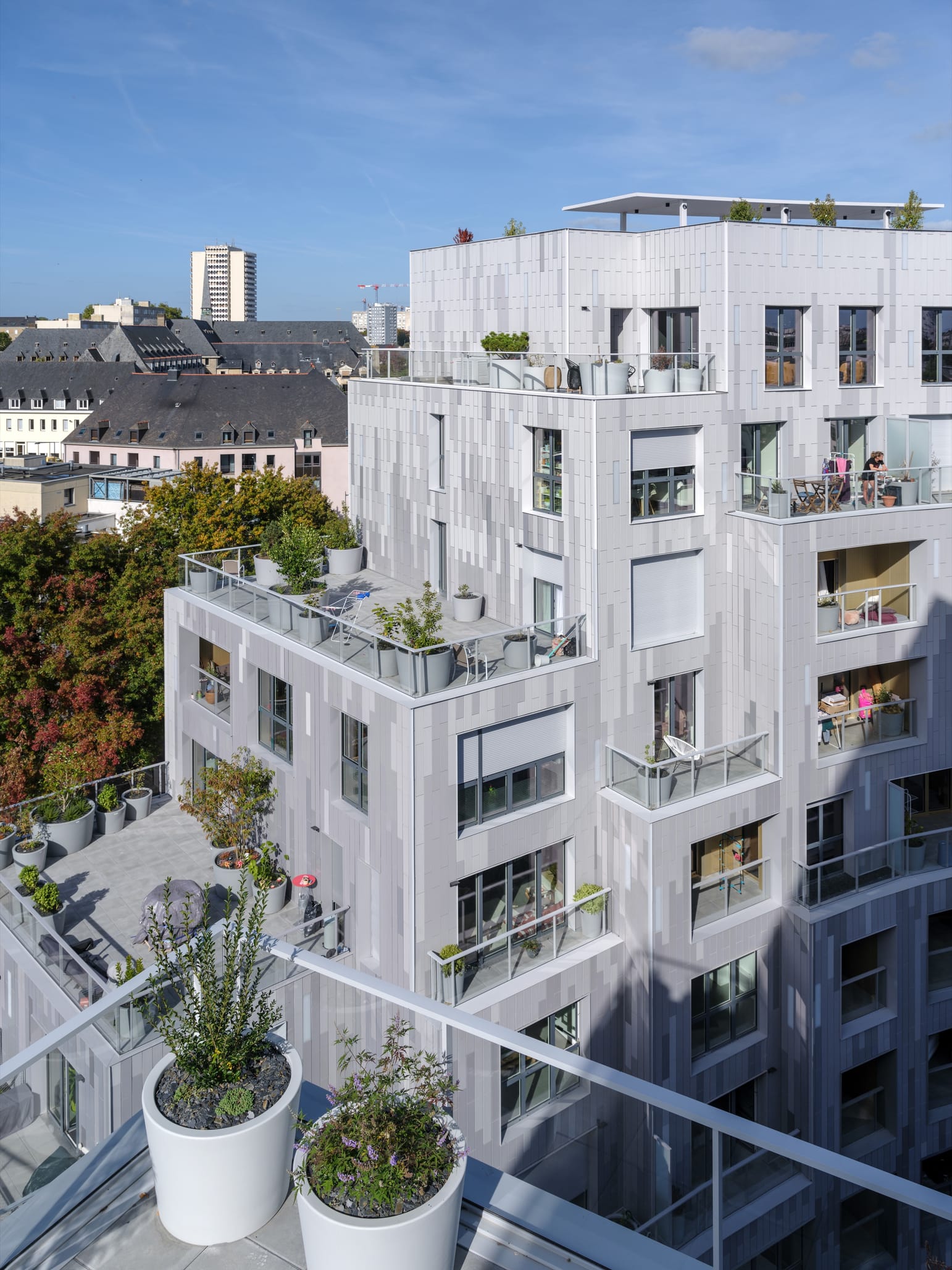 MVRDV completes ‘geological’ residential complex in Rennes, France ...