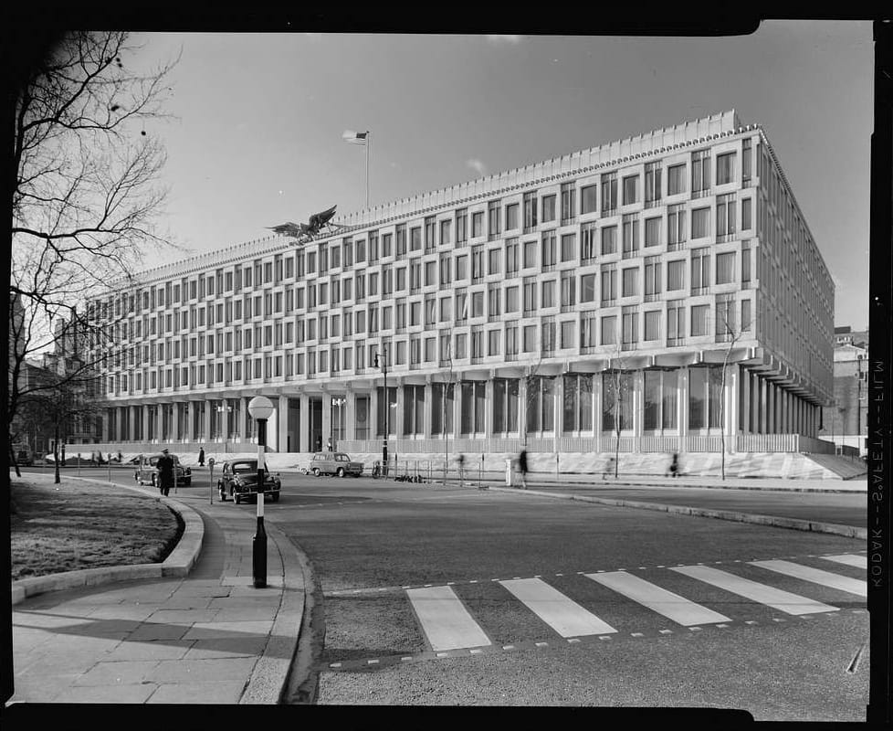 Oliver Wainwright reviews the Chipperfield hotel makeover of Saarinen's ...
